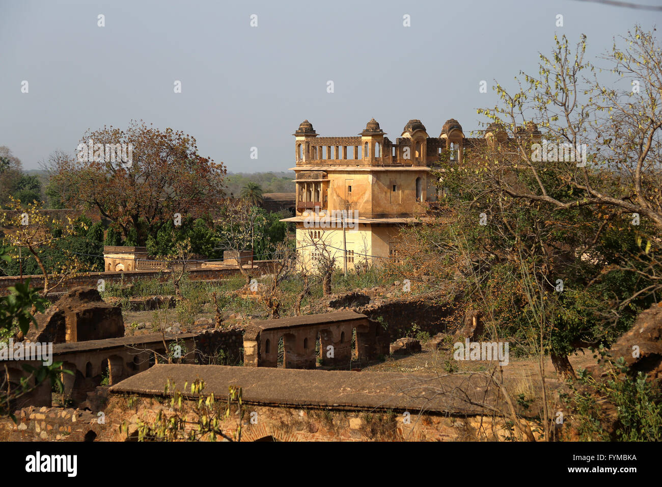 Orcha india temple hi-res stock photography and images - Alamy