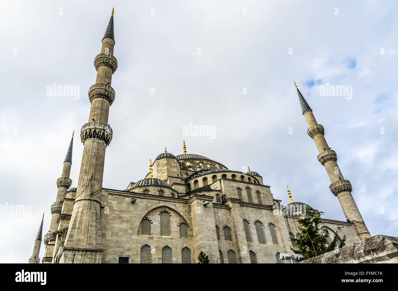 Exterior view of blue mosque hi-res stock photography and images - Alamy