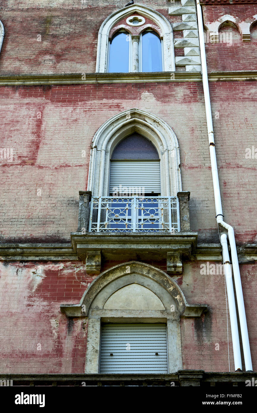 red terrace europe water pipe Stock Photo - Alamy