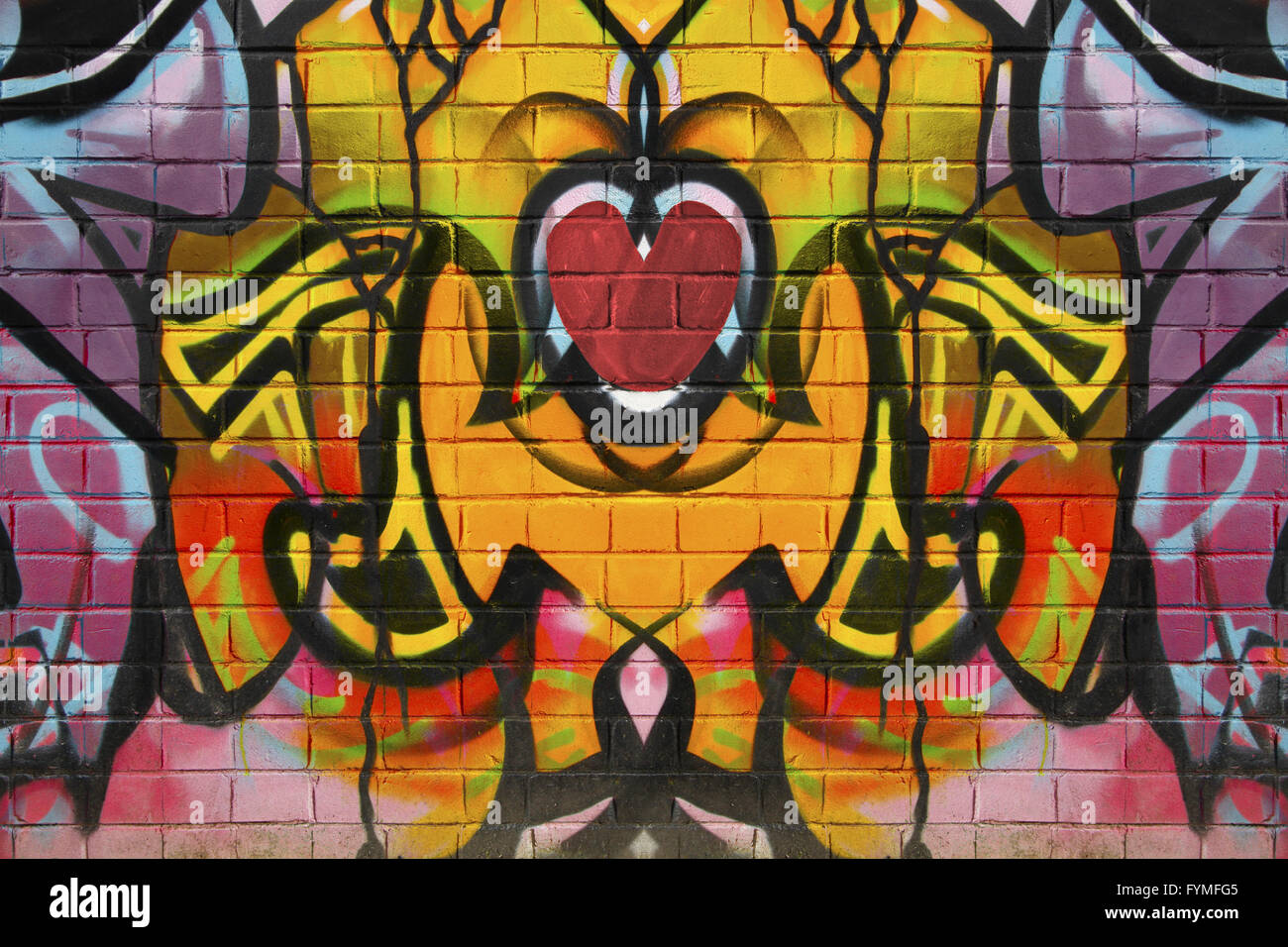 Urban graffiti heart hi-res stock photography and images - Alamy