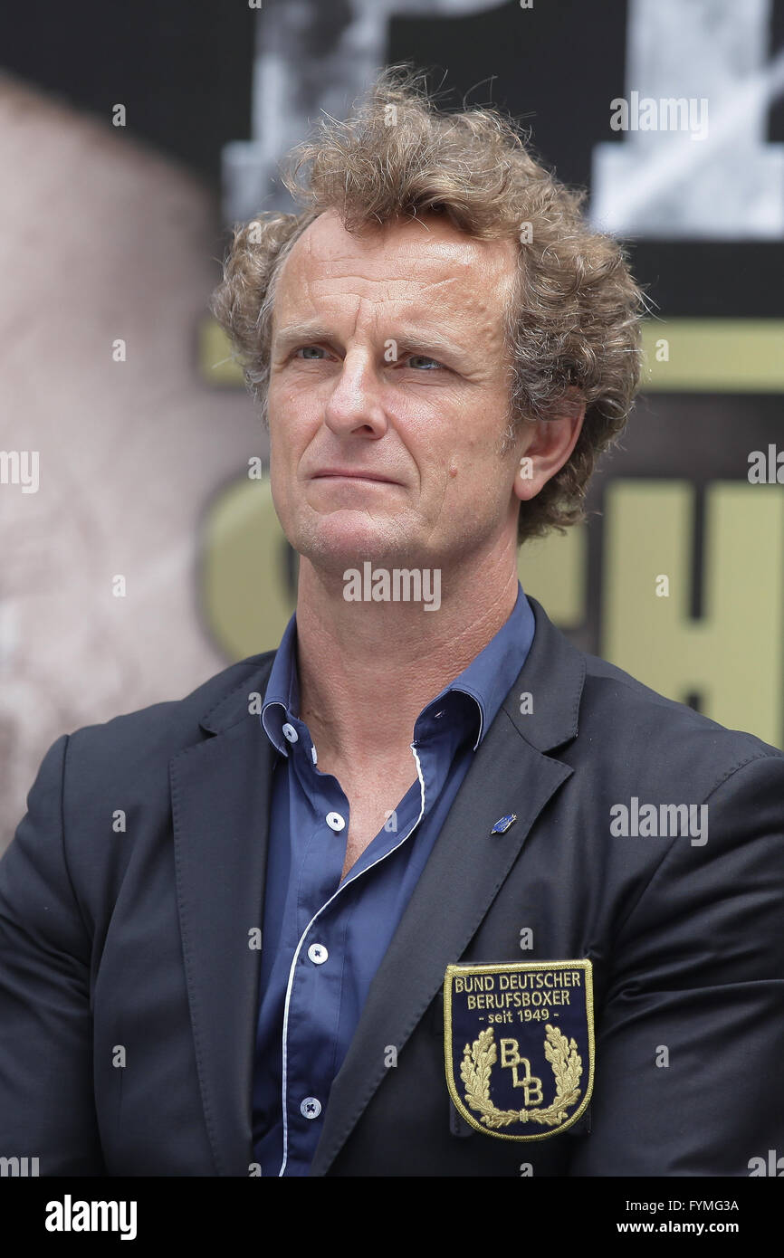 Tom Thomas Boxer High Resolution Stock Photography and Images - Alamy