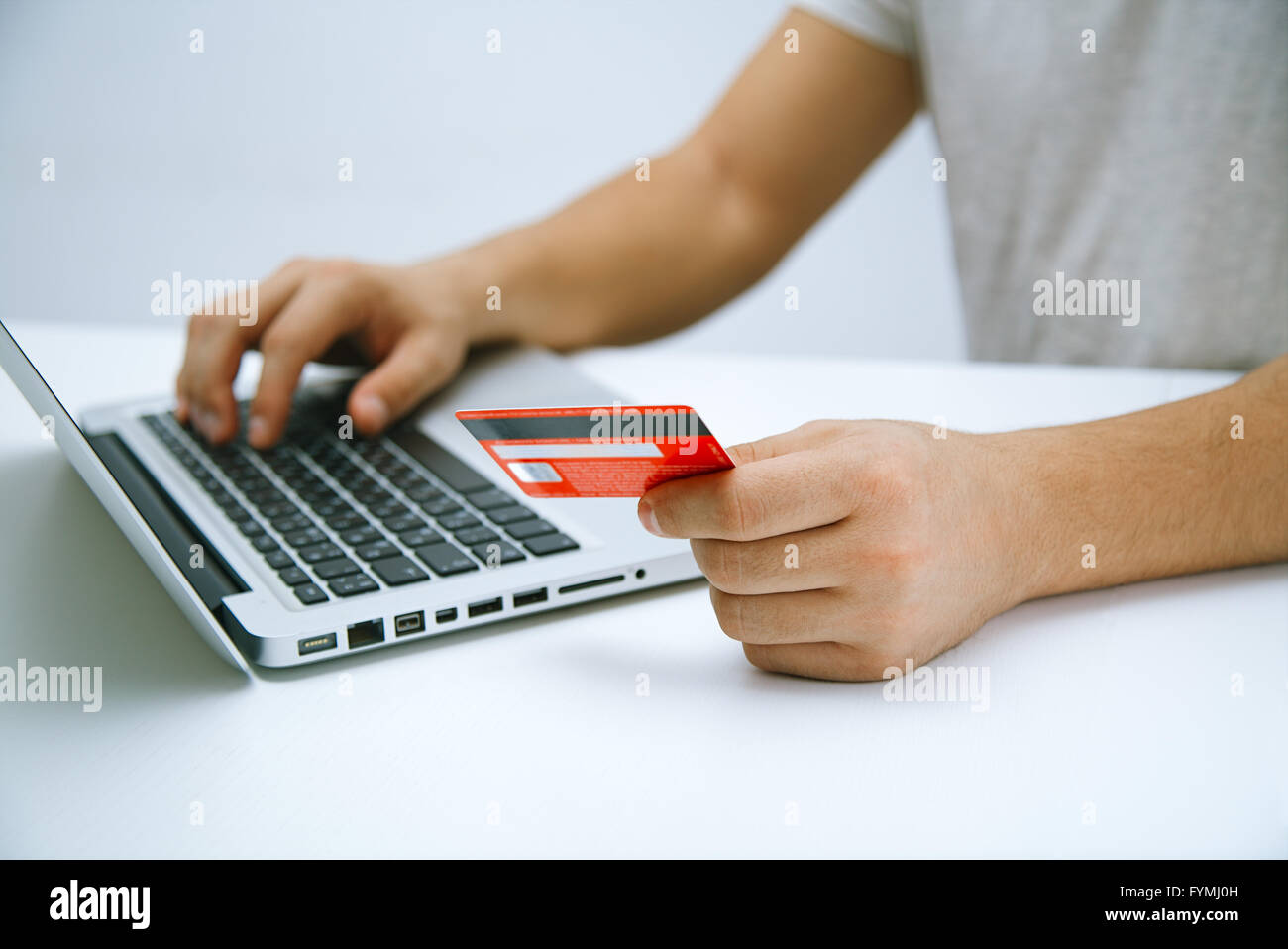 Paying with credit card online Stock Photo - Alamy