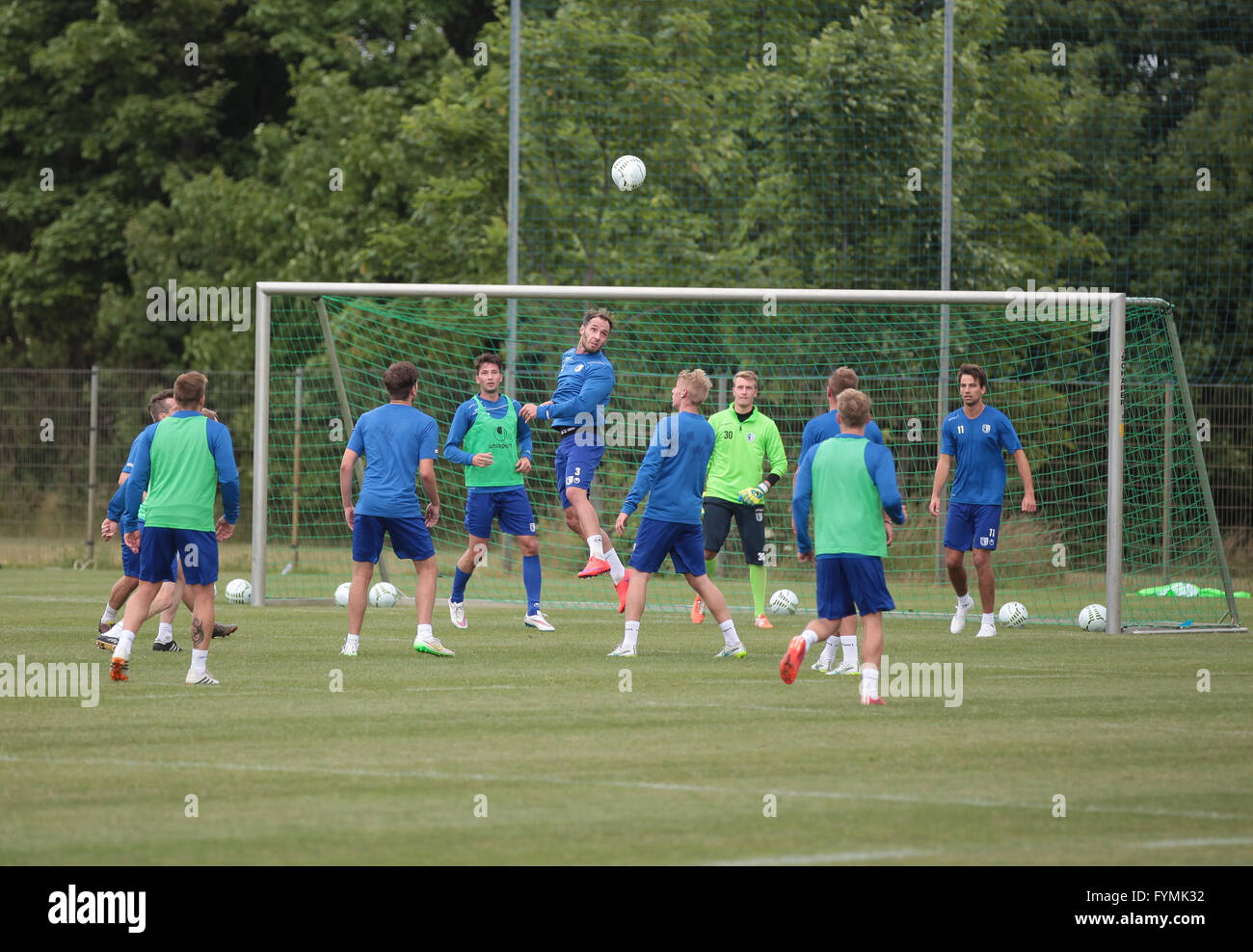 Kopfball High Resolution Stock Photography and Images - Alamy