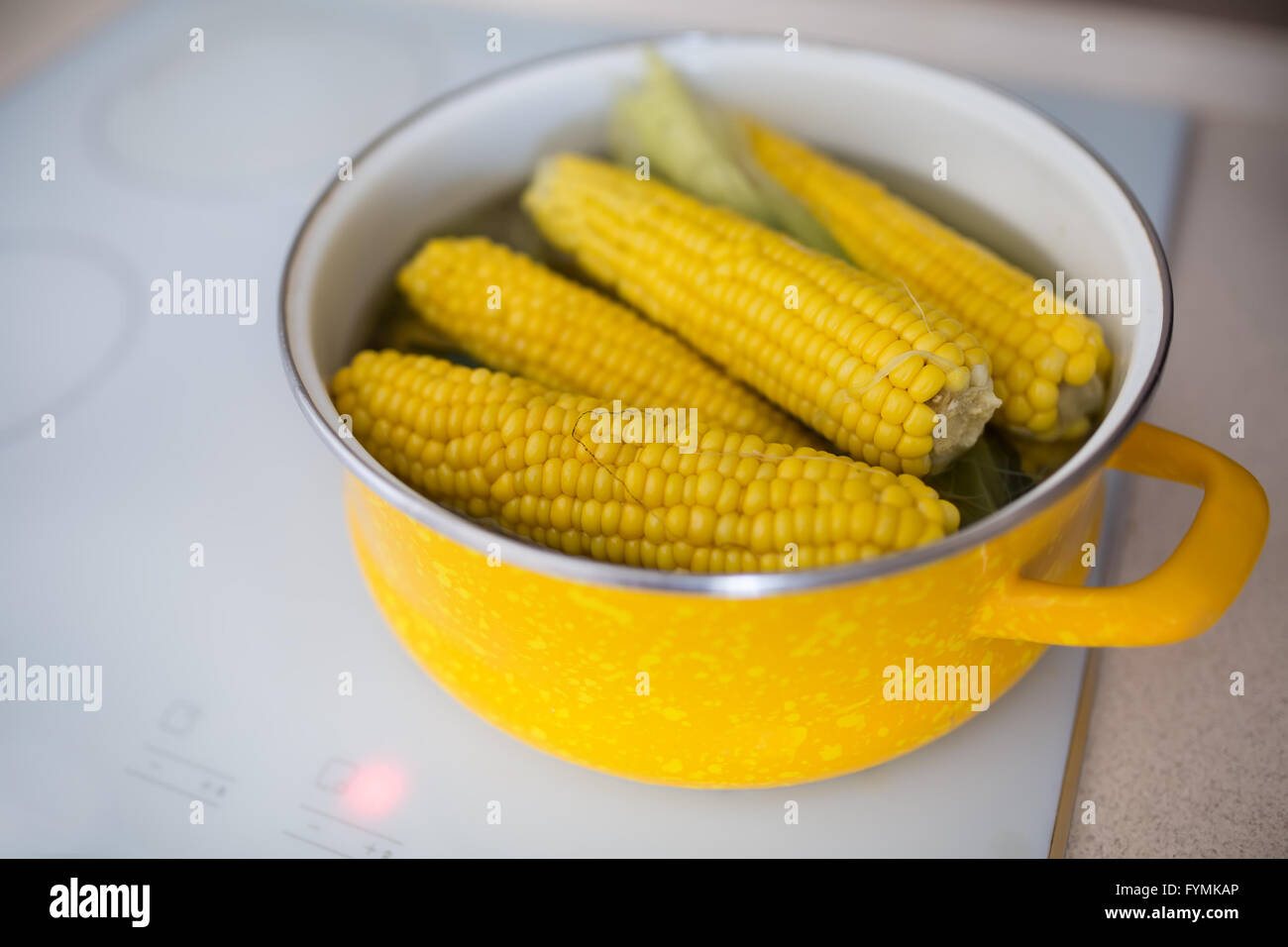 Corn boiling water hi-res stock photography and images - Alamy