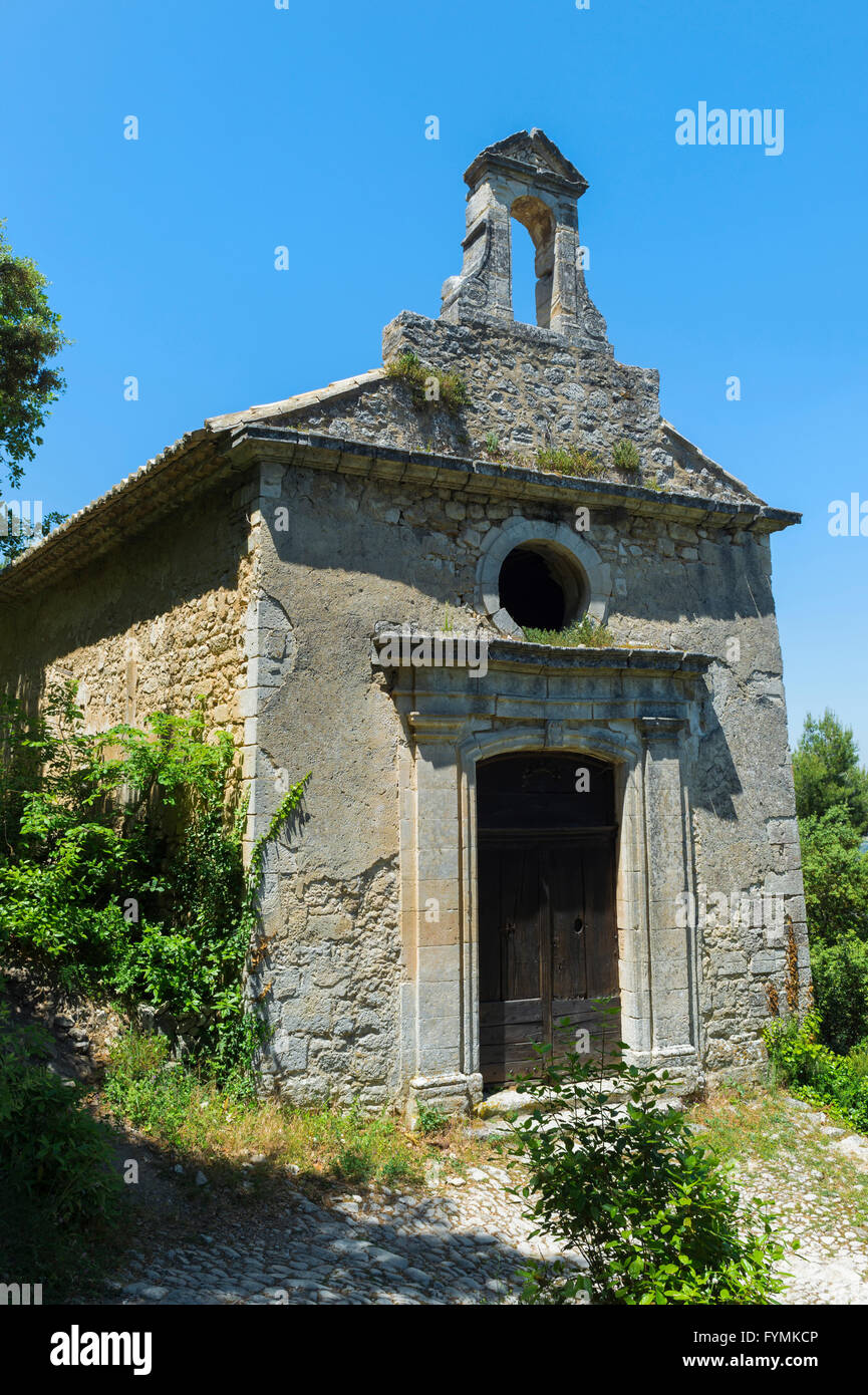 Medieval village of Oppede le Vieux, Chapel, Vaucluse, Provence Alpes ...