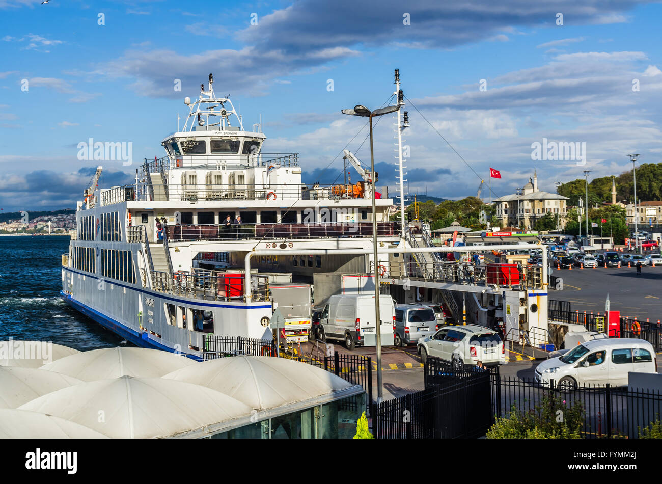 Cars loading on ship in Istanbul, Turkey Stock Photo - Alamy