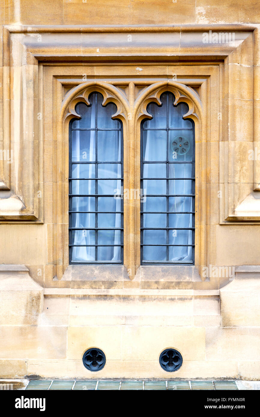 old in london historical window structure reflex Stock Photo - Alamy
