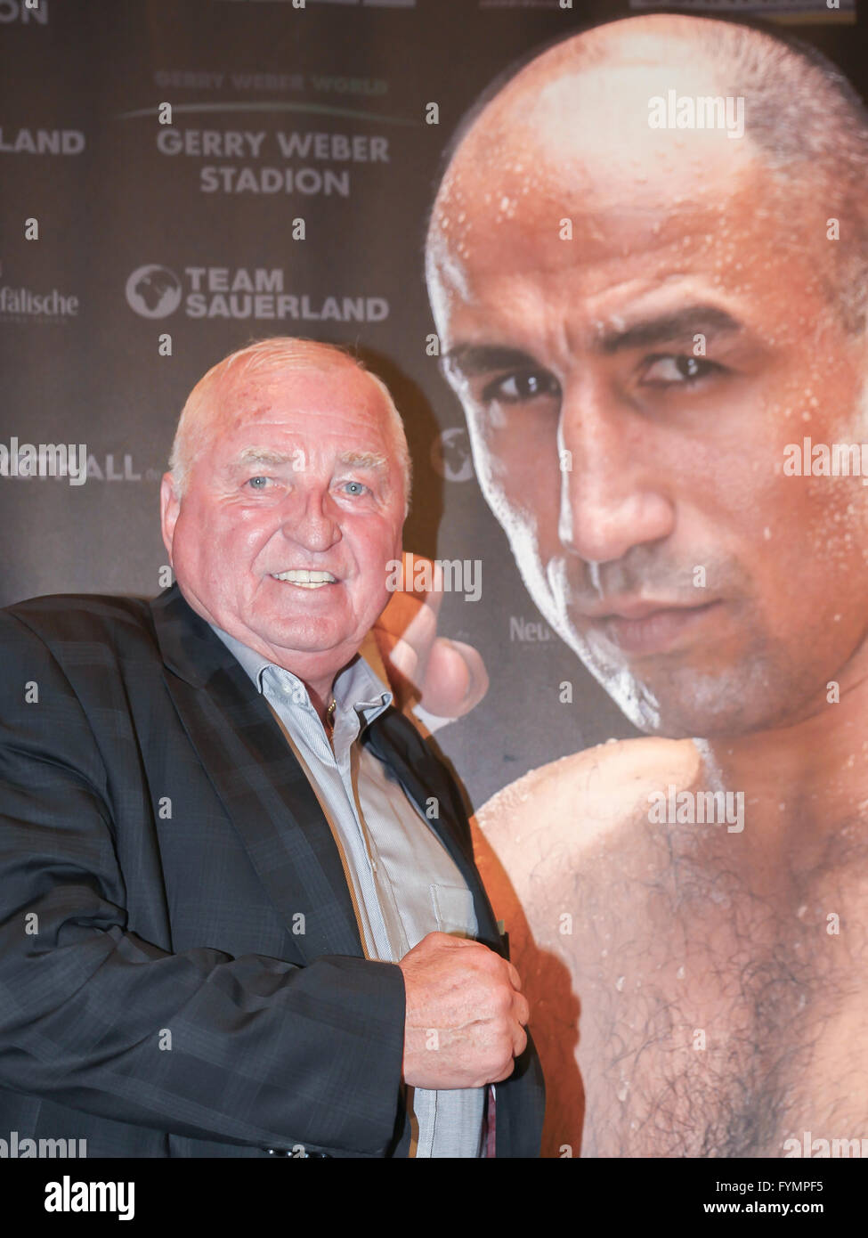 Team boxing hi-res stock photography and images - Alamy