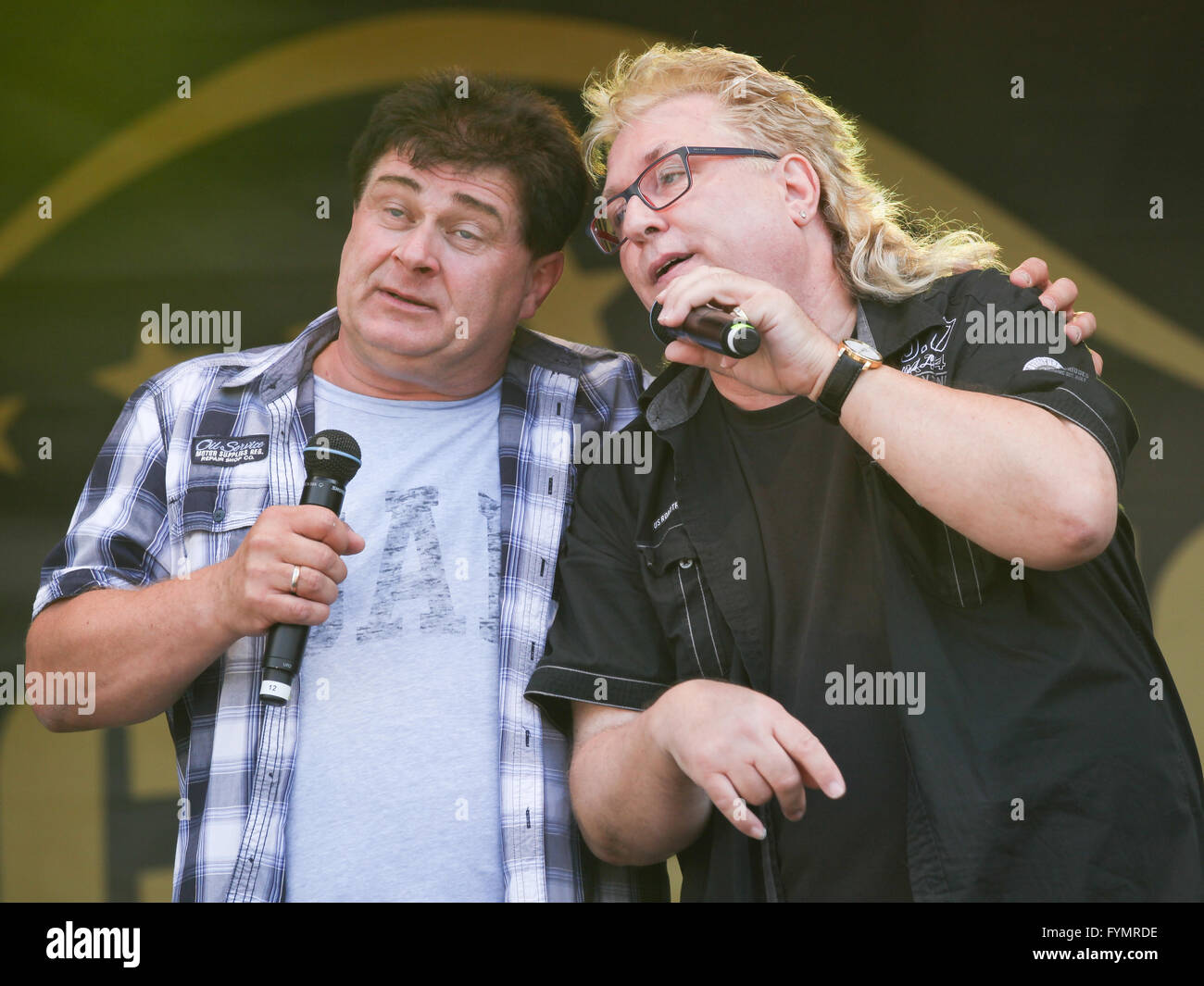 Musik duo hi-res stock photography and images - Alamy