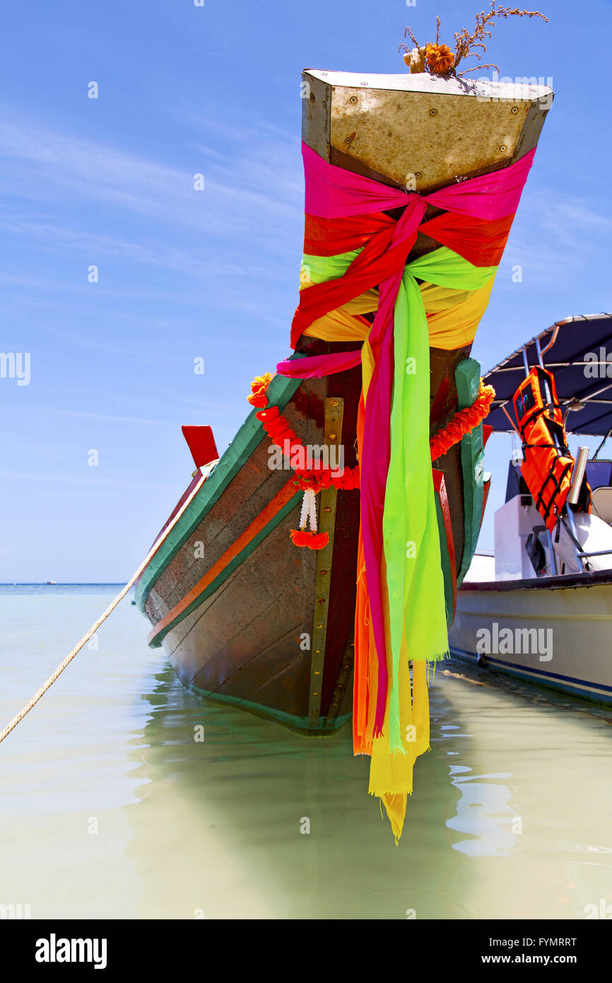 Curved prow hi-res stock photography and images - Alamy