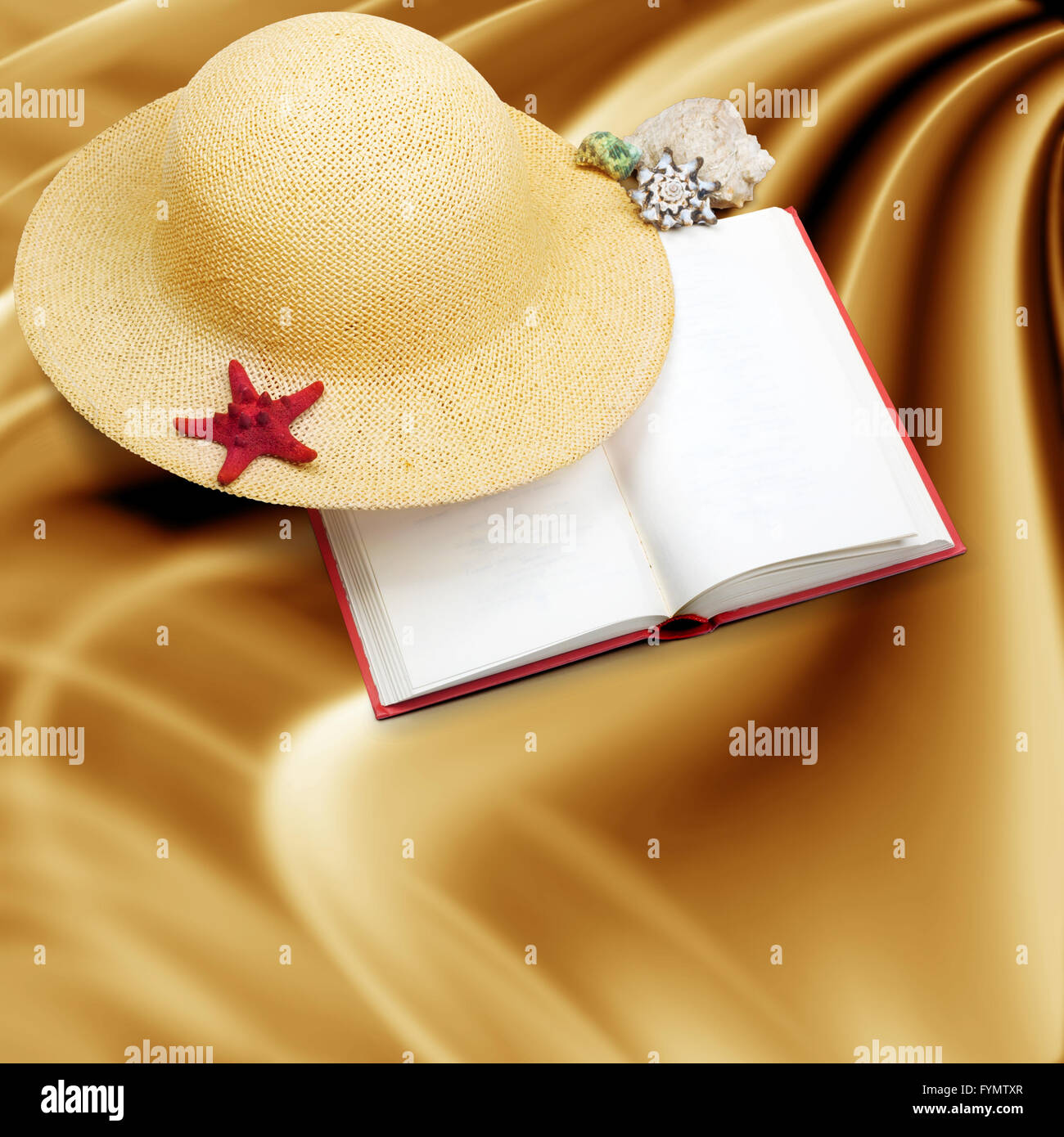 Cockle hat hi-res stock photography and images - Alamy