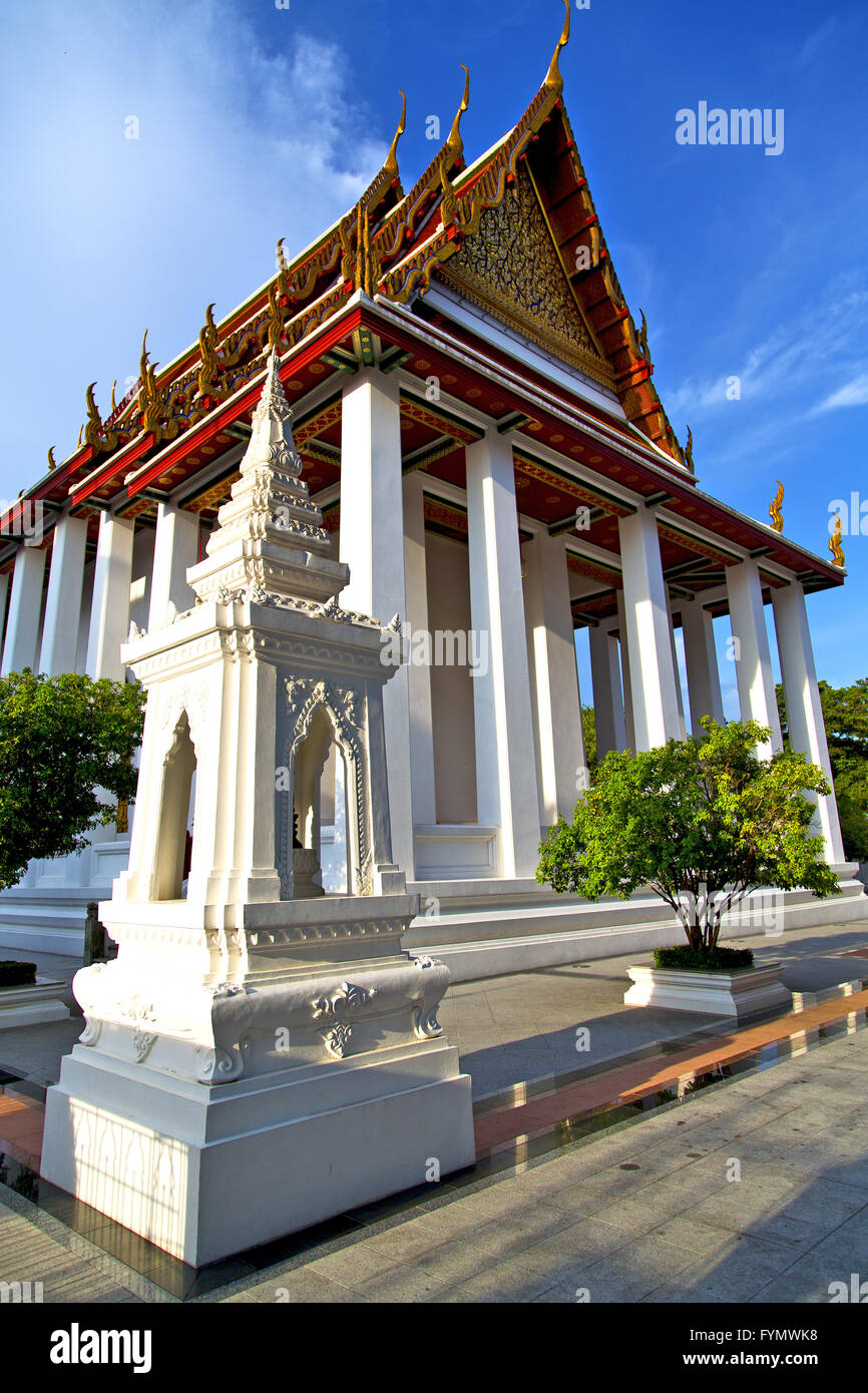 pavement temple in bangkok incision of the temple Stock Photo - Alamy