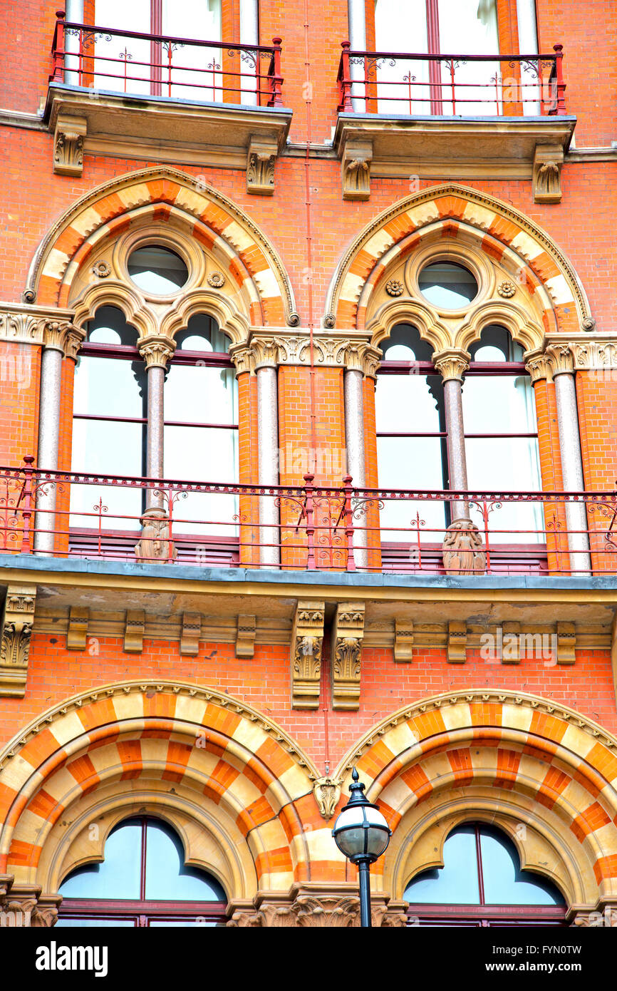 in london england windows and brick exterior wall Stock Photo - Alamy