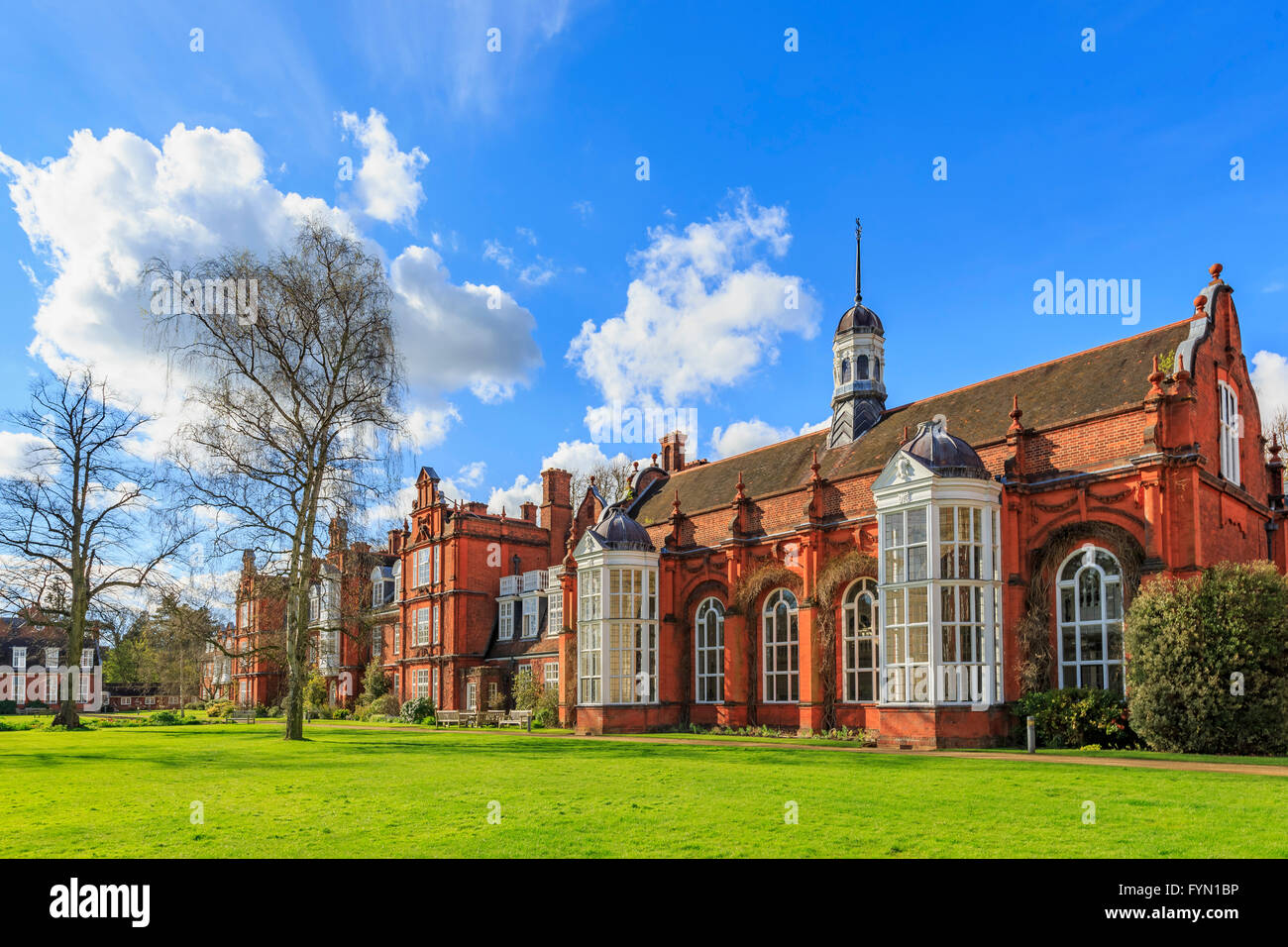Newnham college cambridge hi-res stock photography and images - Alamy