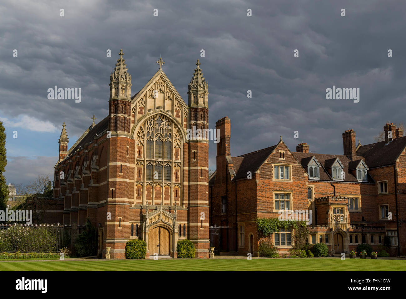 Beautiful places around the famous Selwyn College at Cambridge ...