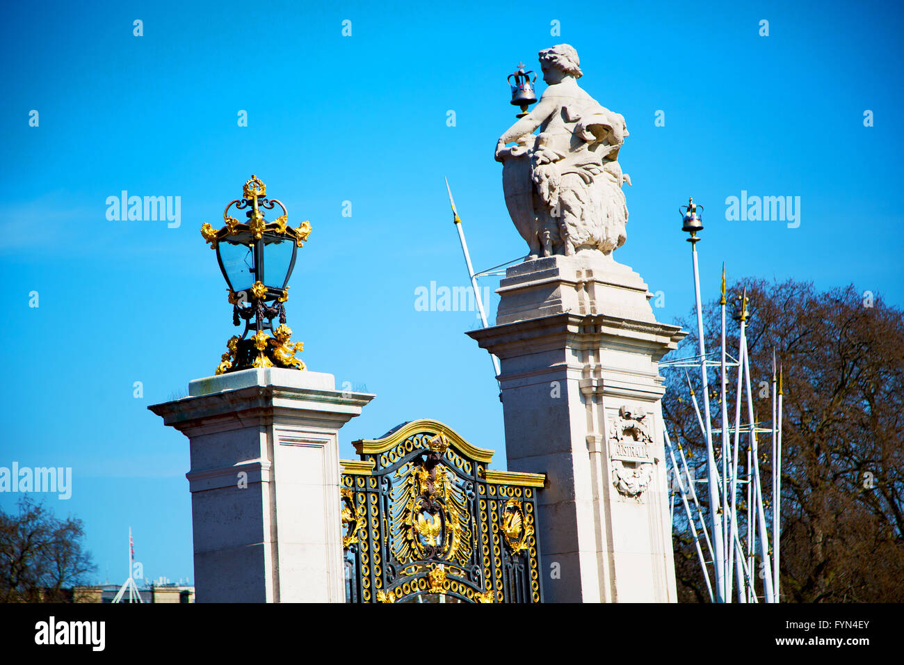 england historic marble and statue in of london Stock Photo - Alamy