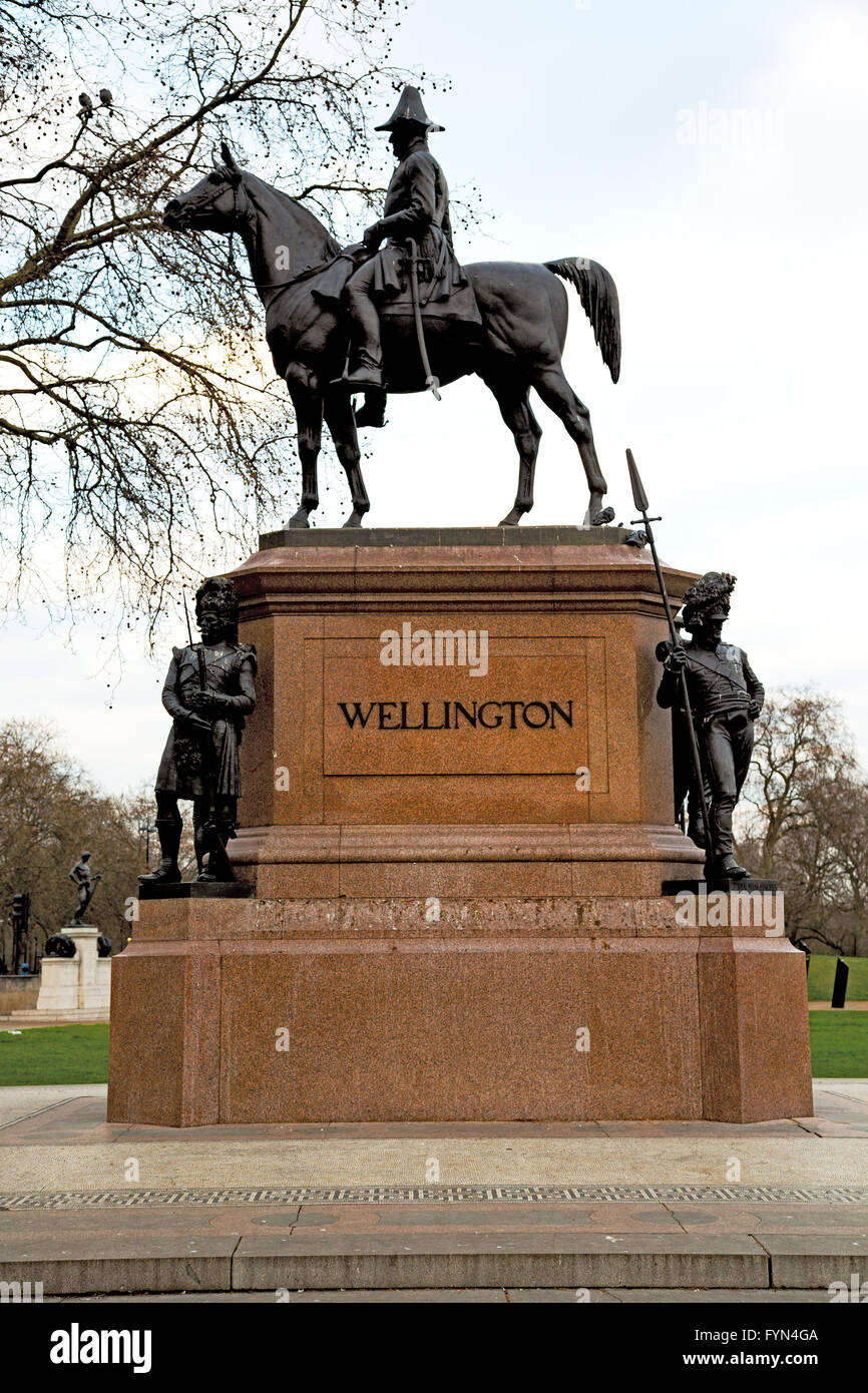 historic marble statue in city of london england Stock Photo - Alamy