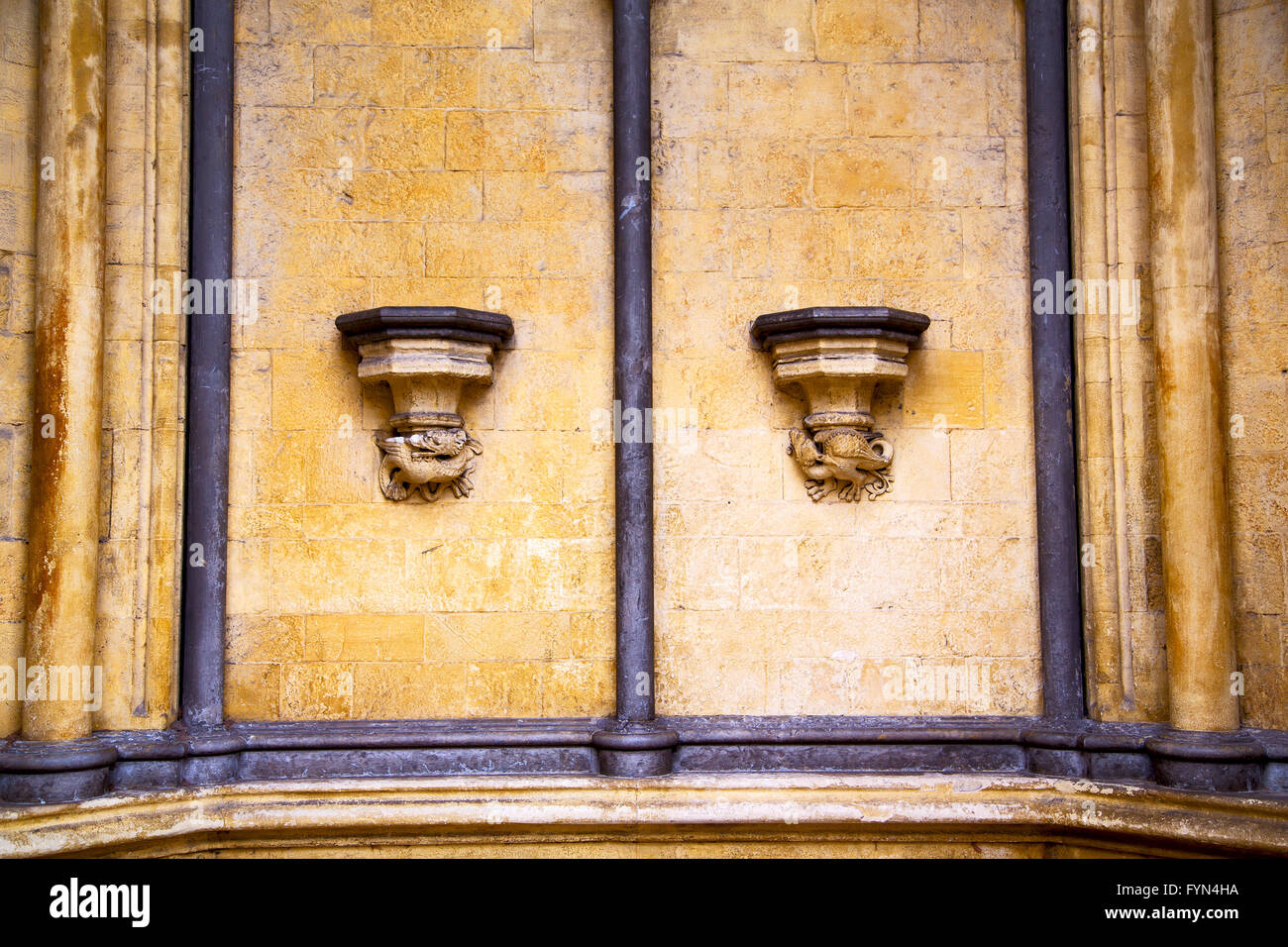 england historic statue in old london Stock Photo - Alamy