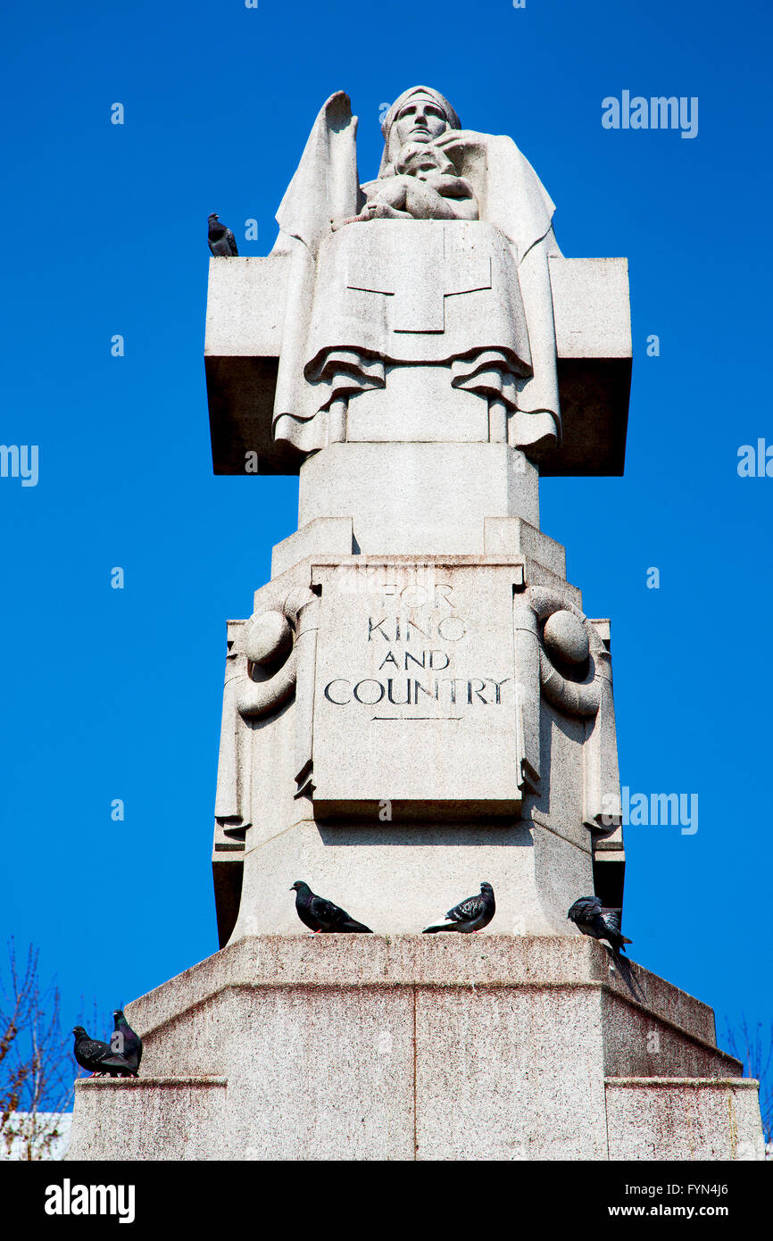 england historic marble and statue in city of london Stock Photo - Alamy