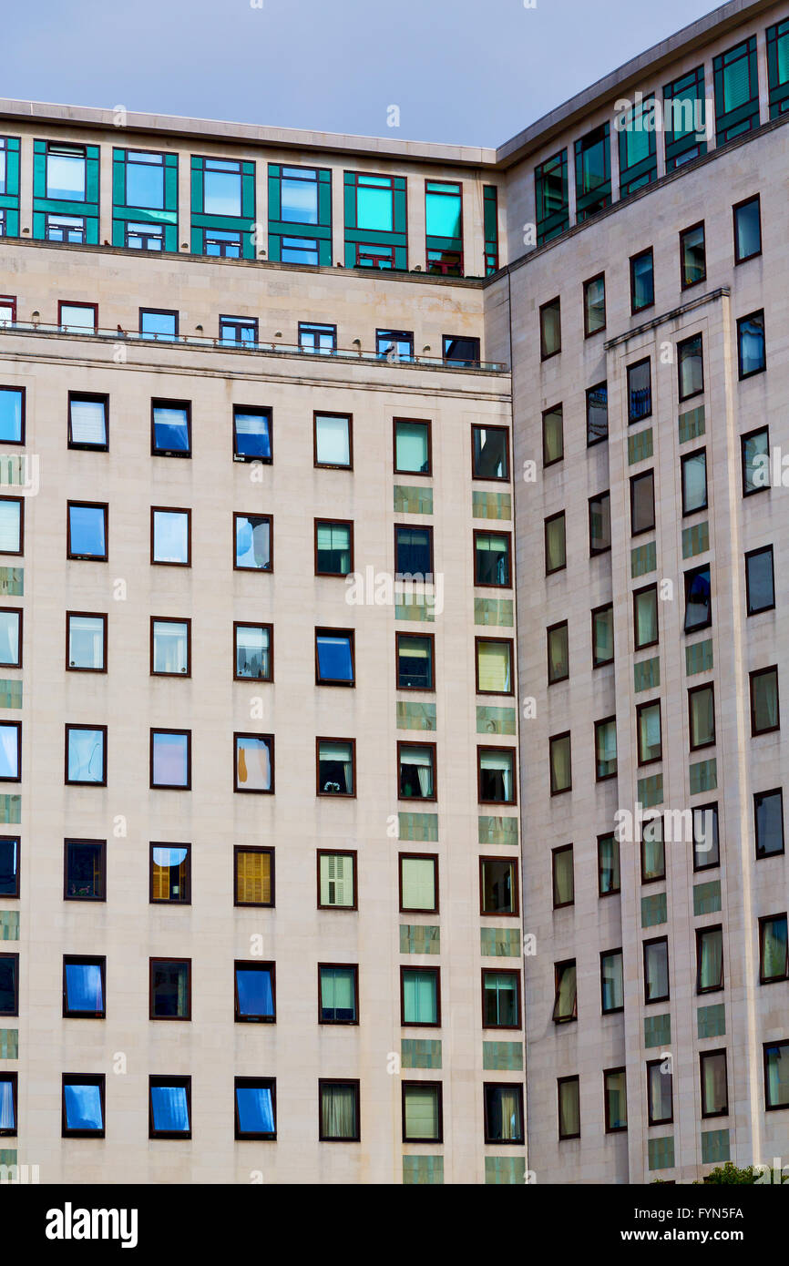 windows in the home and office skyscraper building Stock Photo - Alamy