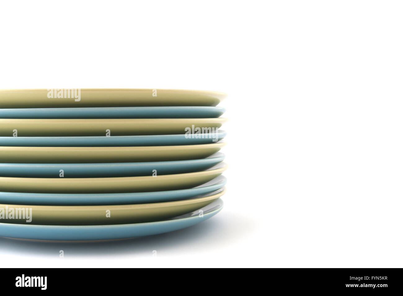 Pile of plates hi-res stock photography and images - Alamy