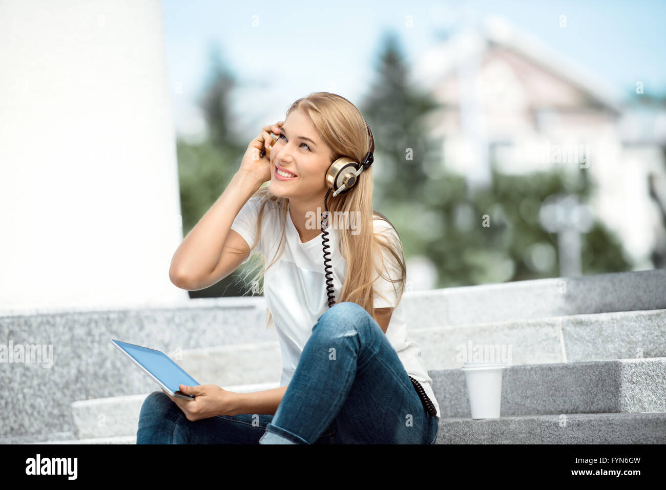 Urban music hi-res stock photography and images - Alamy
