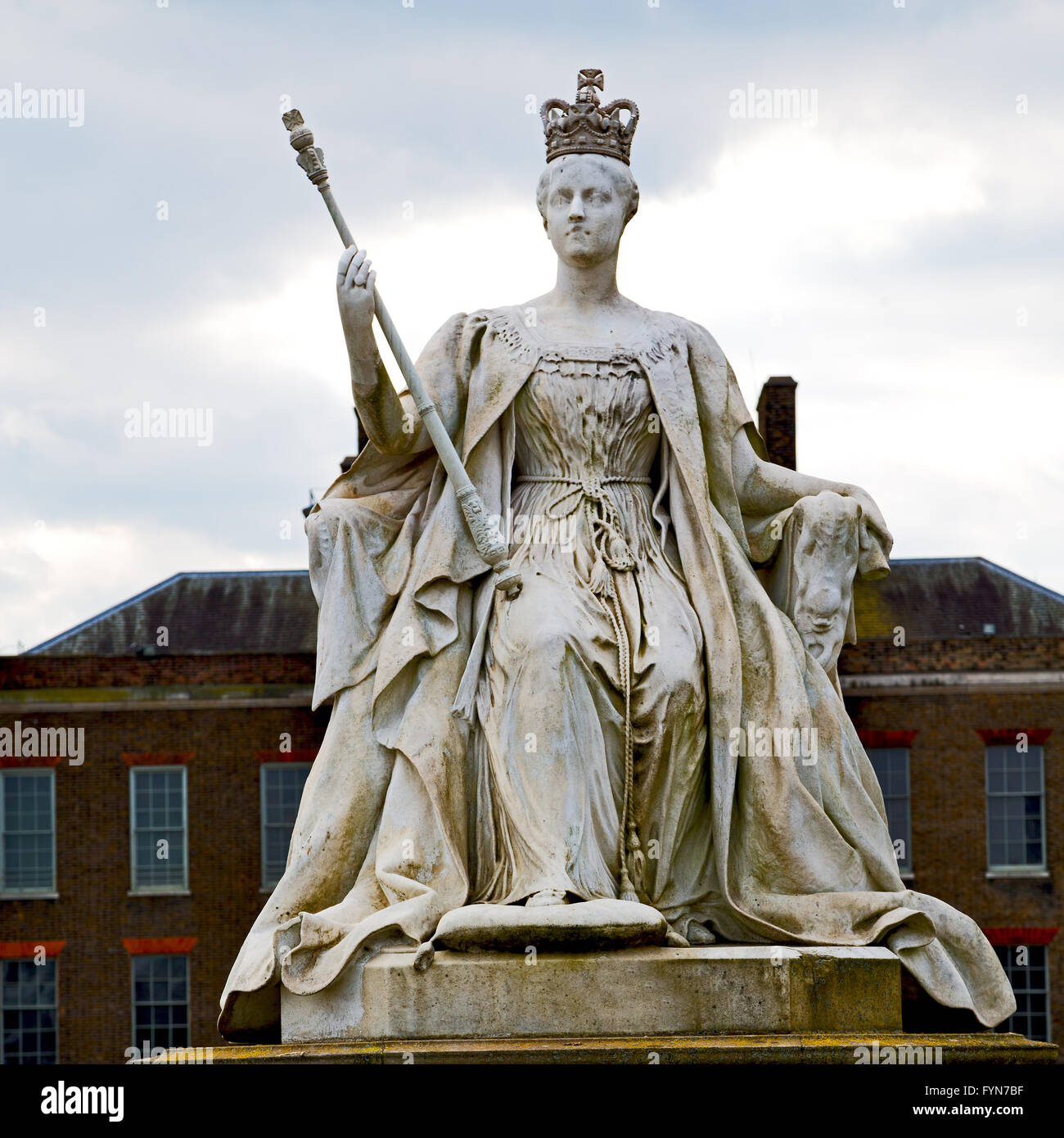 historic marble and statue in old city of london england Stock Photo ...