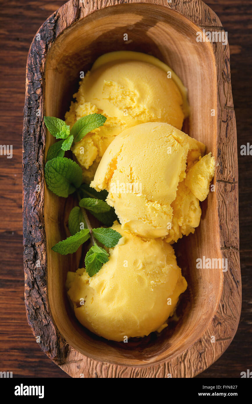 Mango ice cream Stock Photo - Alamy