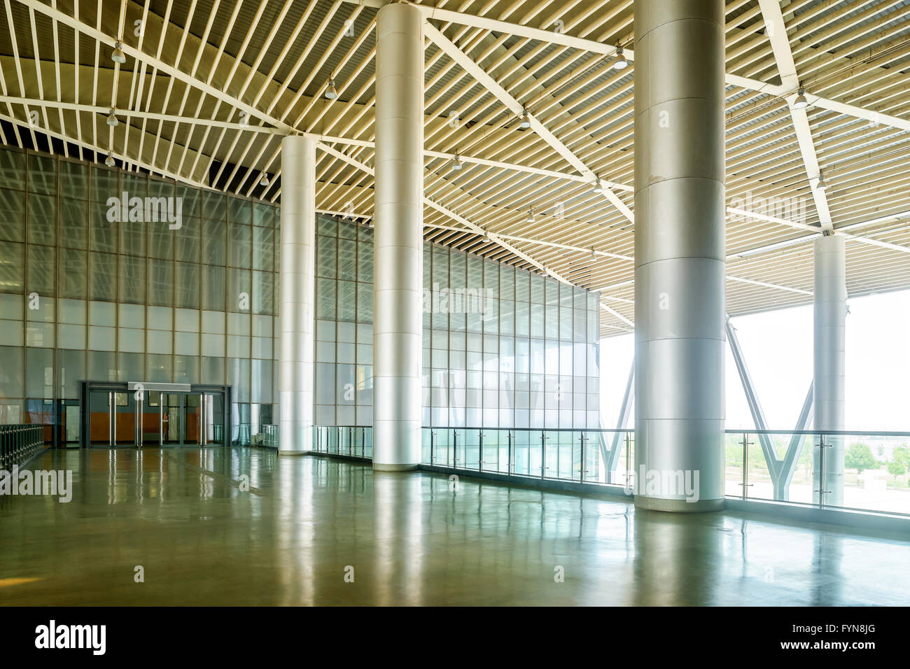 steel pillars and wooden ceiling Stock Photo - Alamy