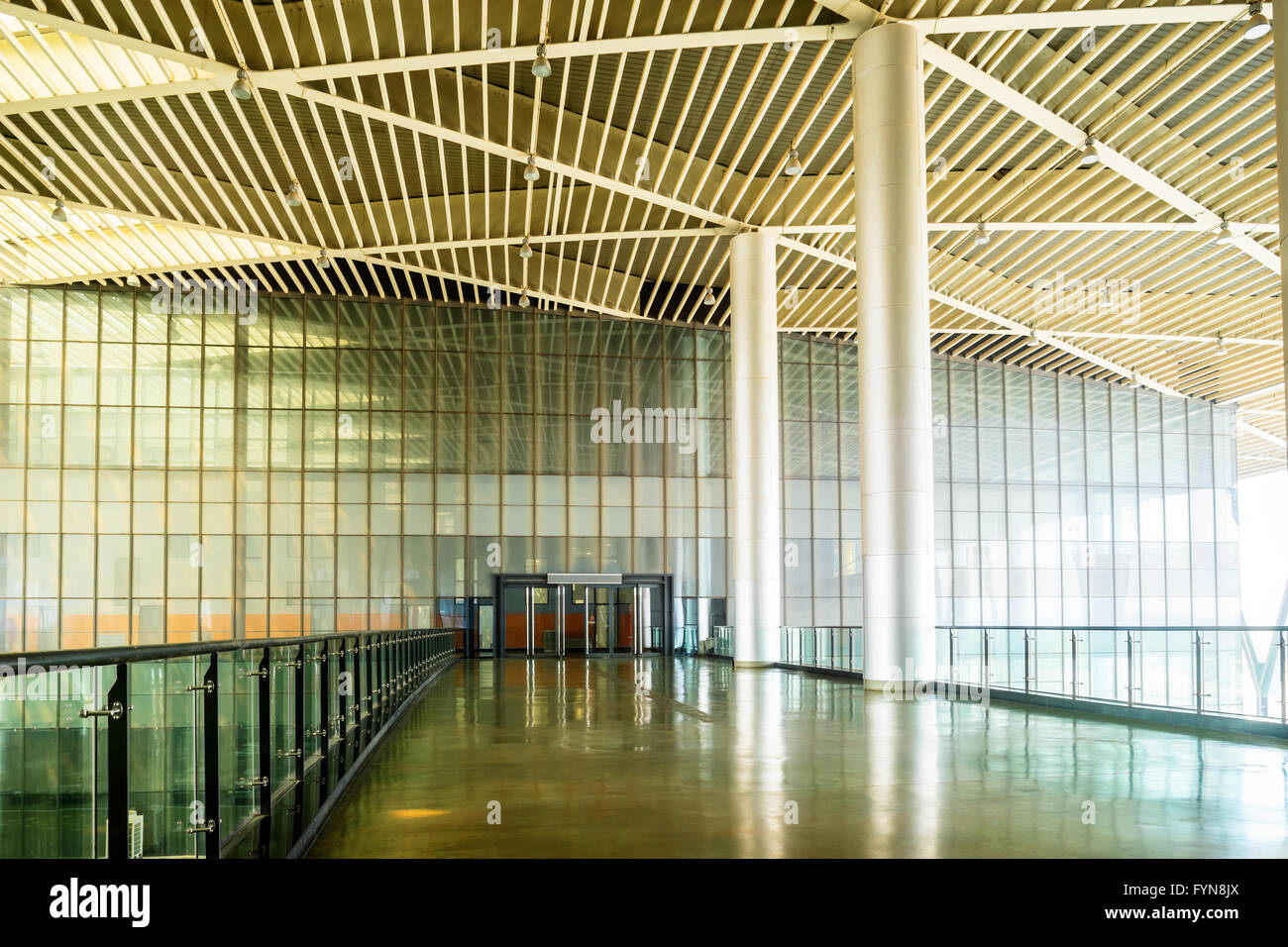 steel pillars and wooden ceiling Stock Photo - Alamy