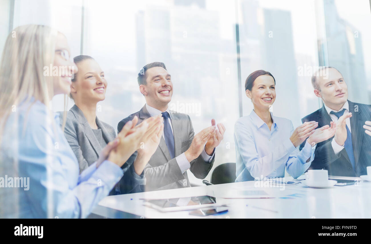 Clapping workers hi-res stock photography and images - Alamy