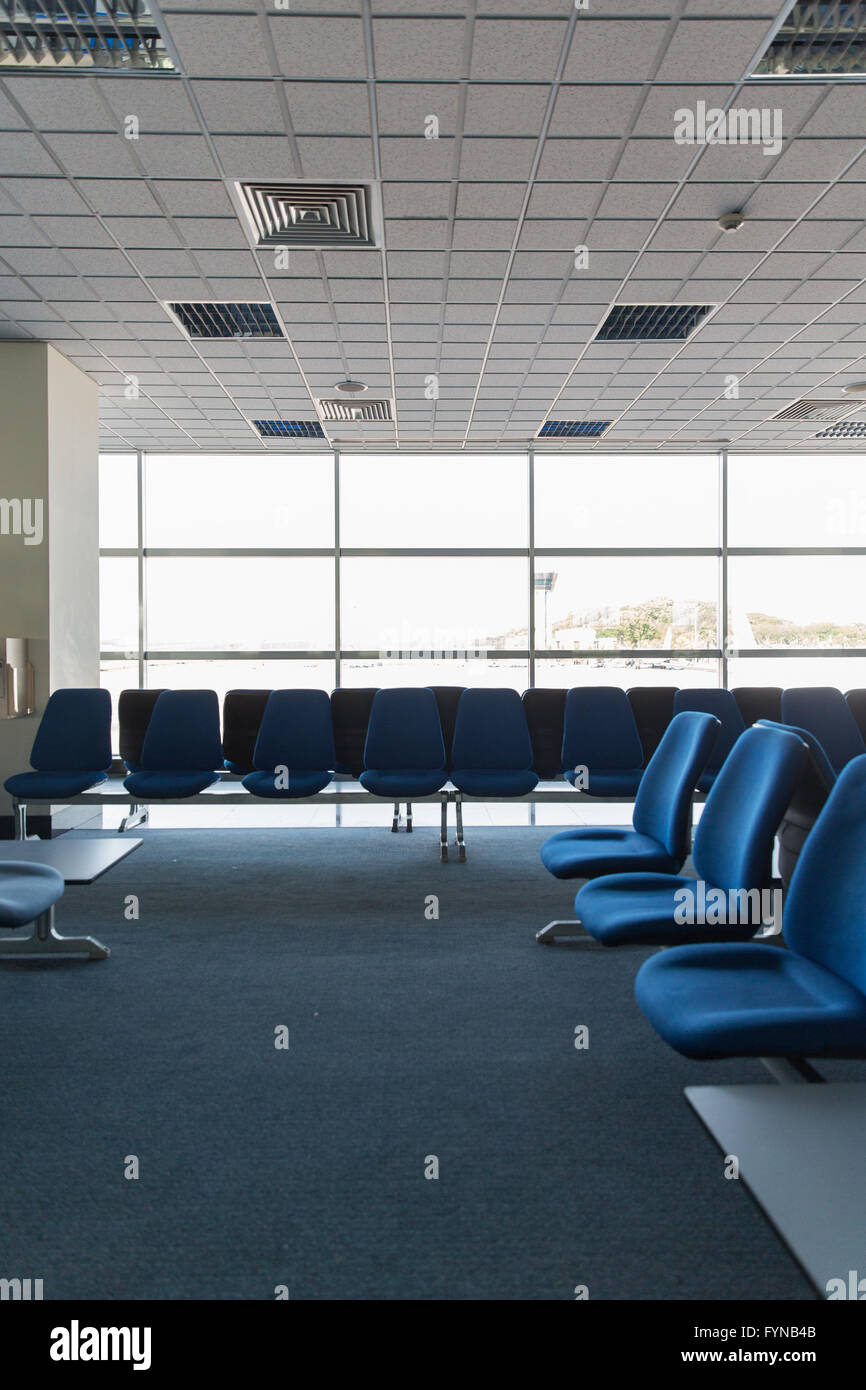 Airport terminal waiting room lounge hi-res stock photography and ...