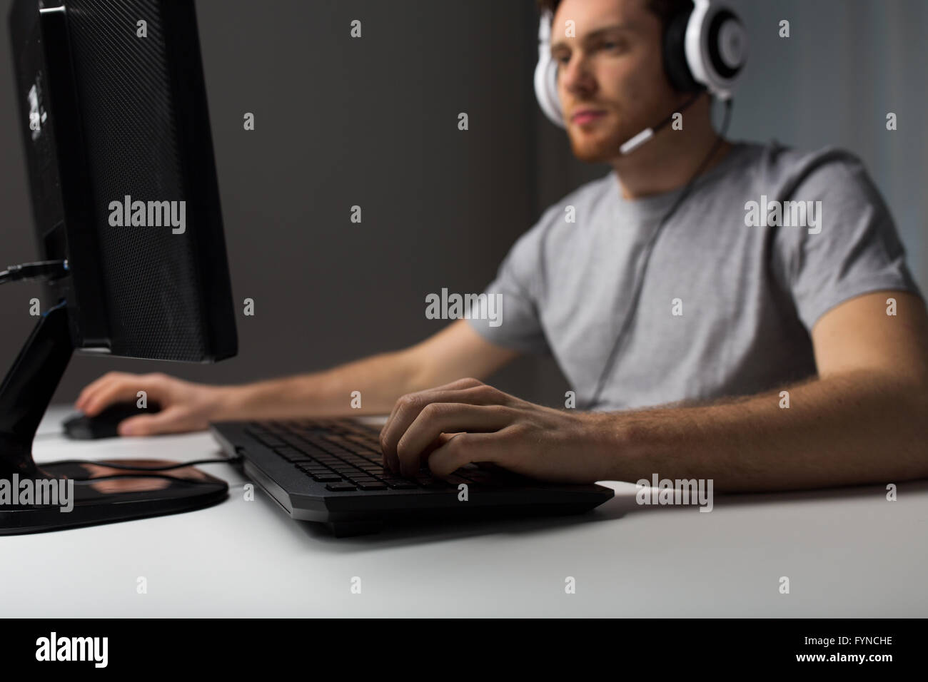 Close up gamer man playing hi-res stock photography and images - Alamy