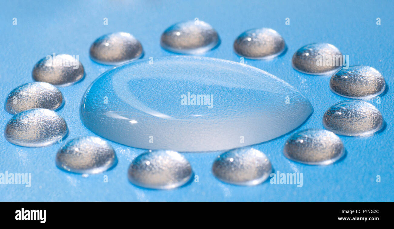 Droplets liquid mercury glass hi-res stock photography and images - Alamy