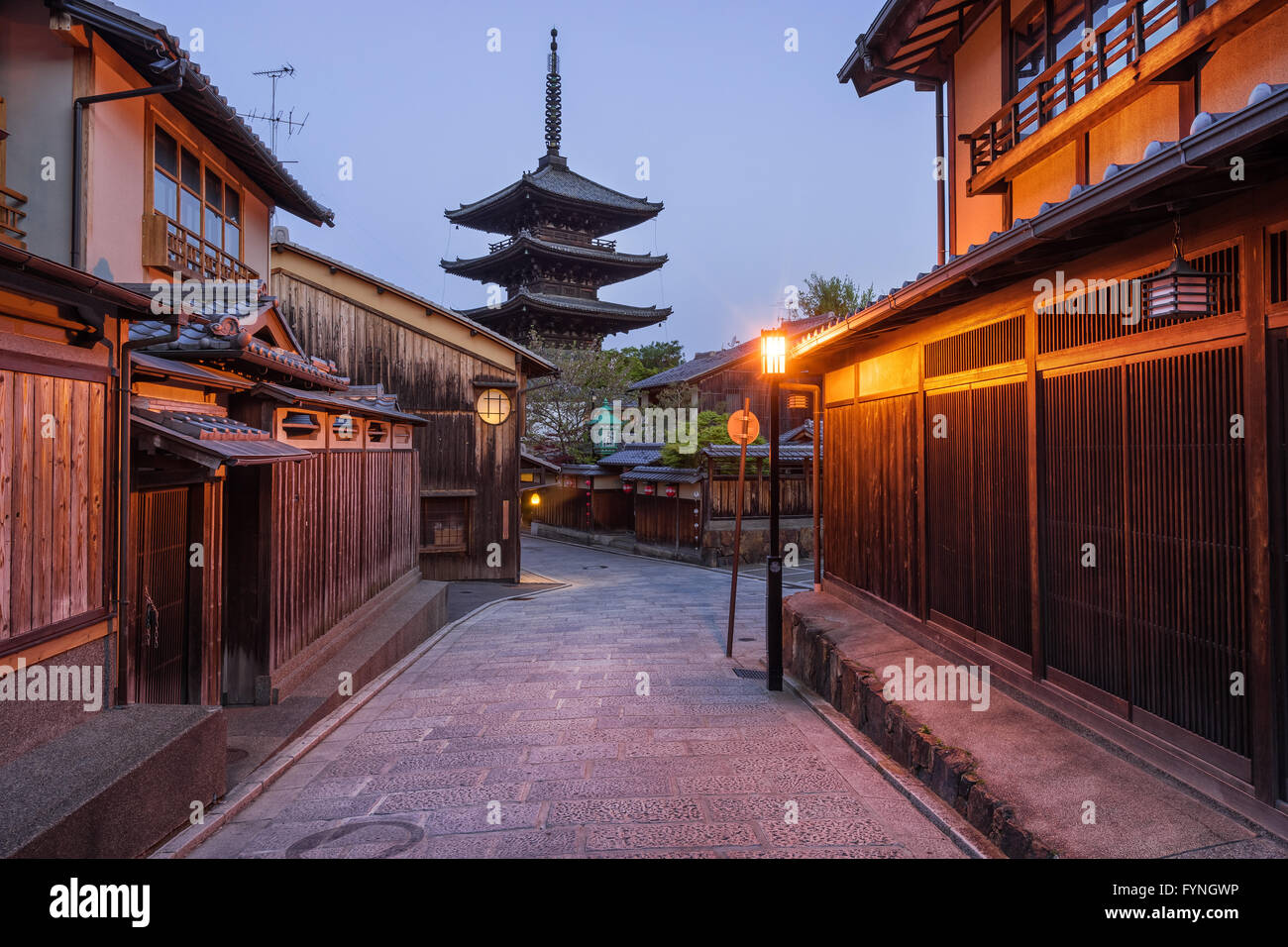 Yasaka pagoda at dawn, Kyoto, Japan Stock Photo - Alamy