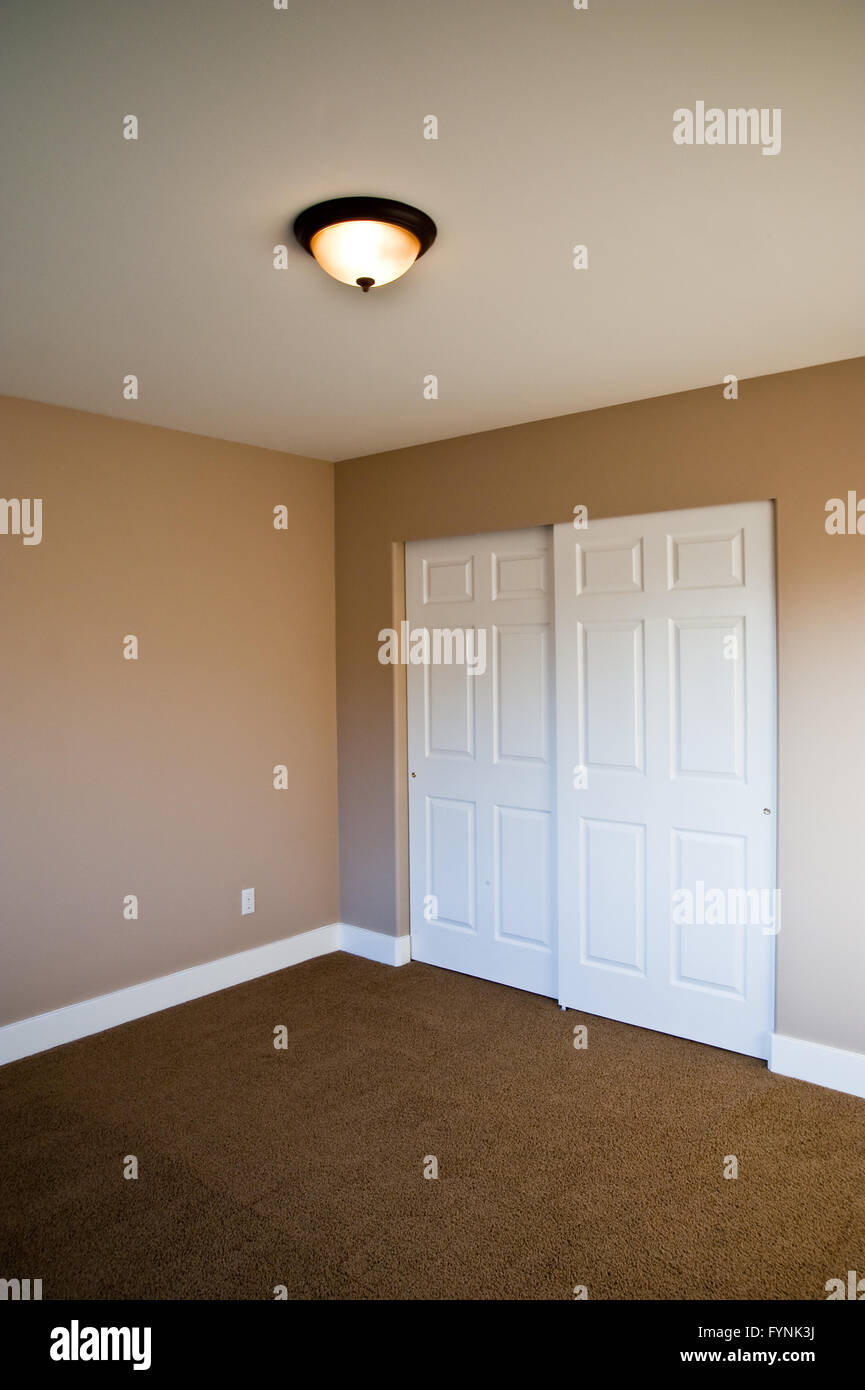 Empty house inside hi-res stock photography and images - Alamy