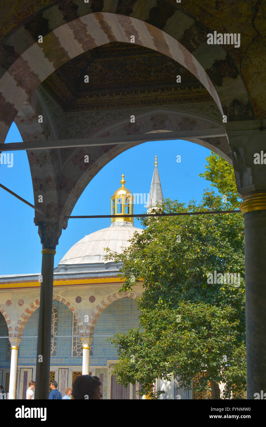 Atrium of Topkapi Palace of Istanbul, Turkey Stock Photo - Alamy