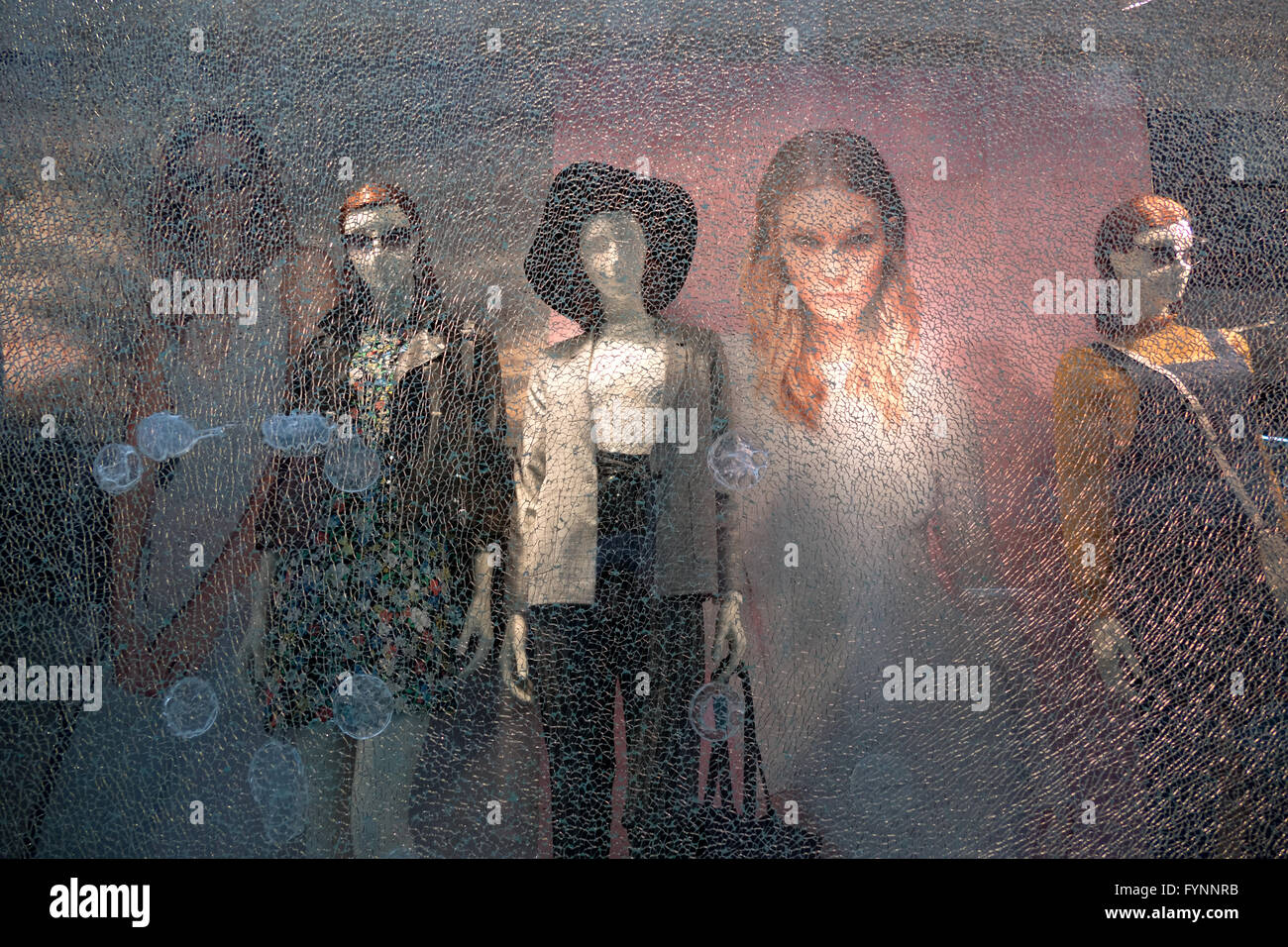 Broken mannequin hi-res stock photography and images - Alamy