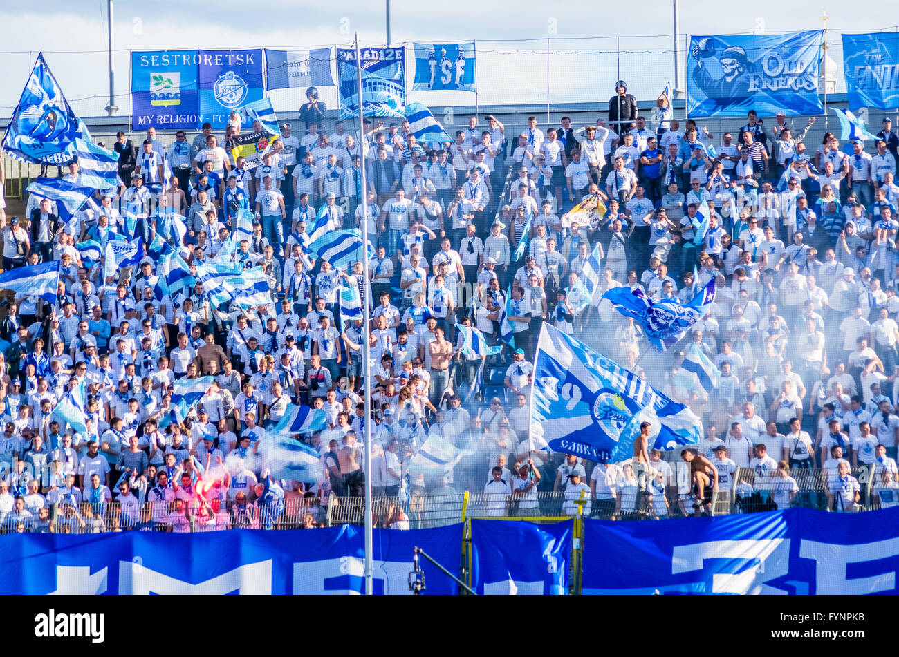 Zenit Saint-Petersburg fans Stock Photo - Alamy