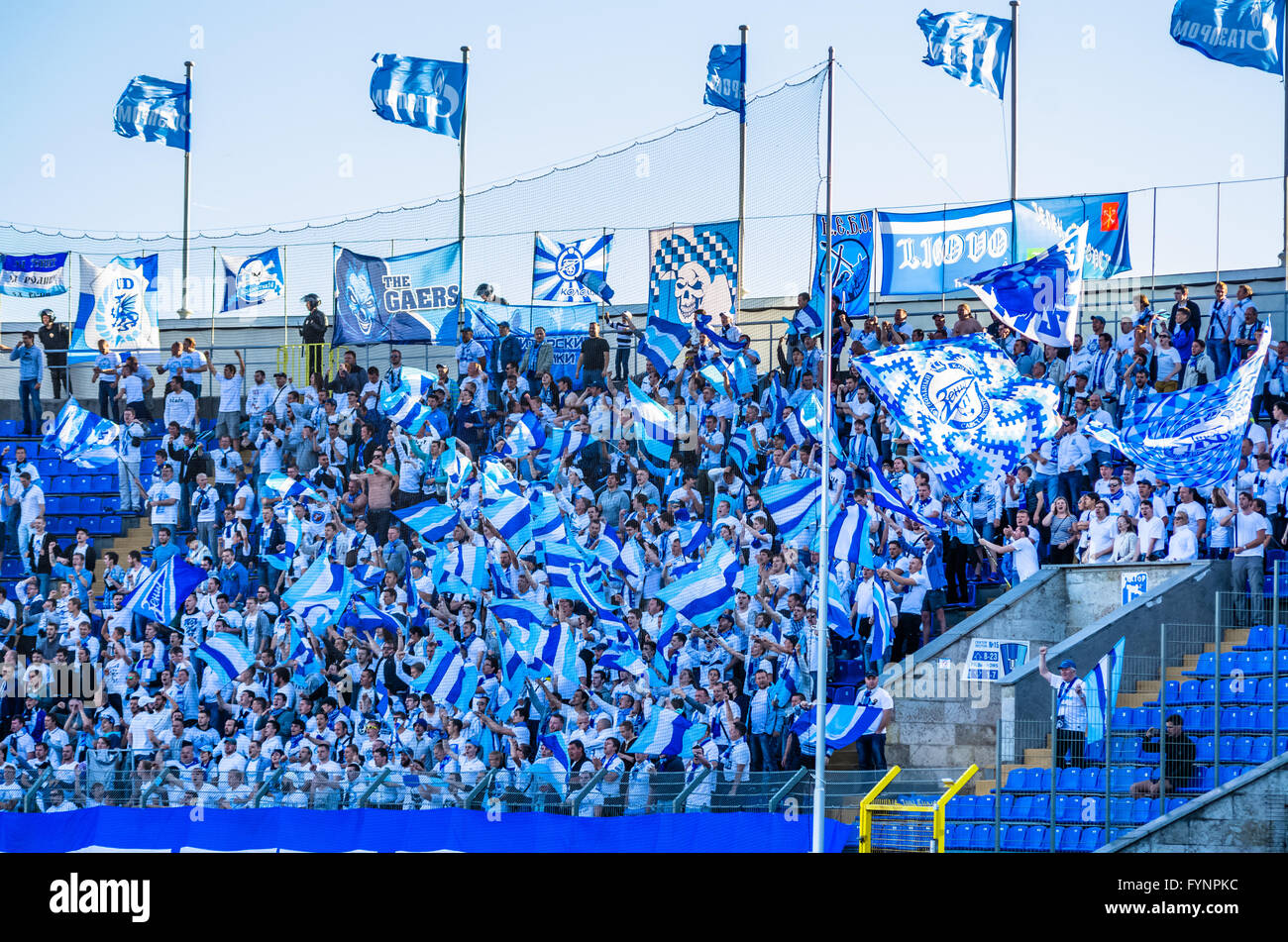 Zenit Saint-Petersburg fans Stock Photo - Alamy