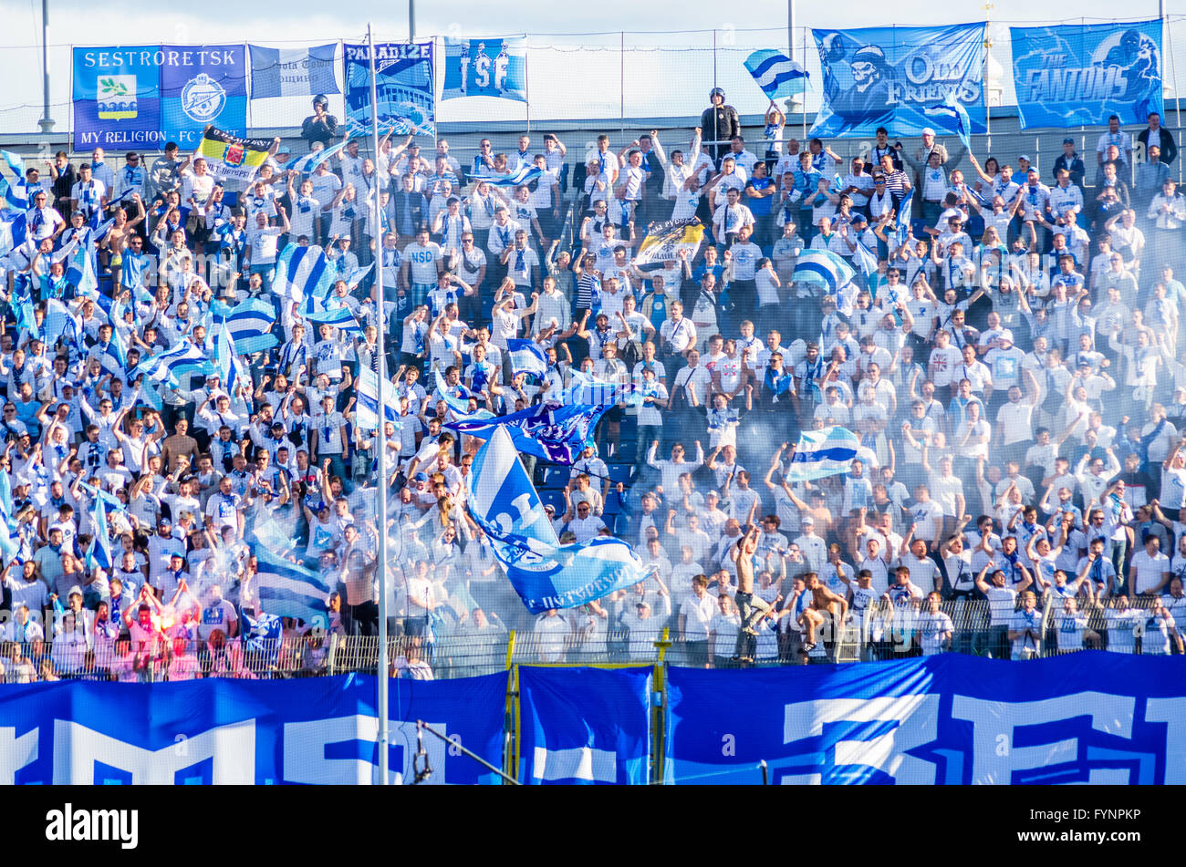 Zenit Saint-Petersburg fans Stock Photo - Alamy