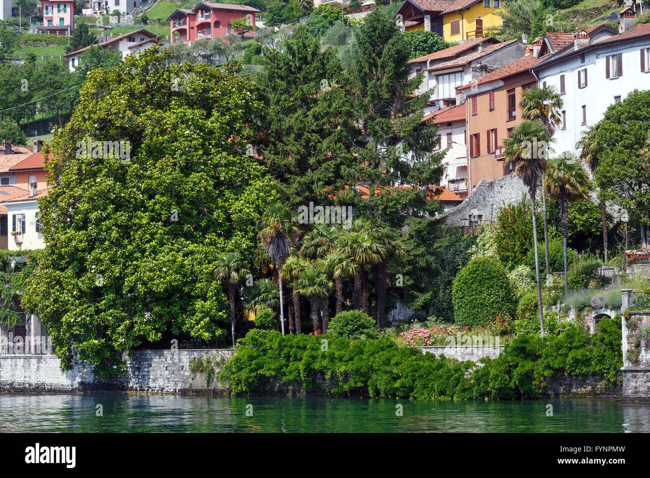 Lake Como (Italy) shore view Stock Photo - Alamy