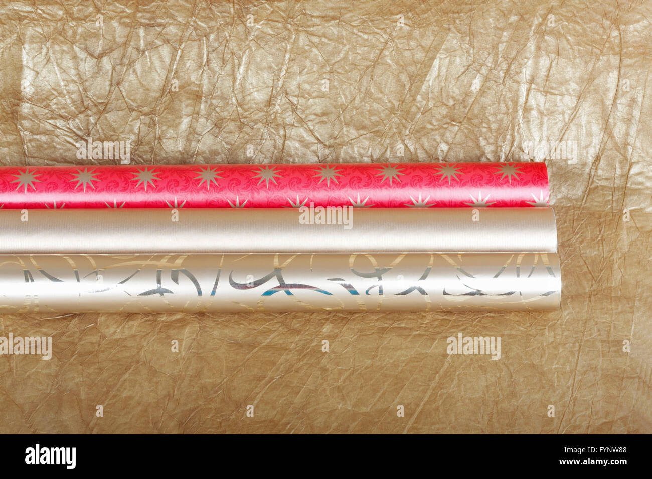 Golden wrapping paper hi-res stock photography and images - Alamy