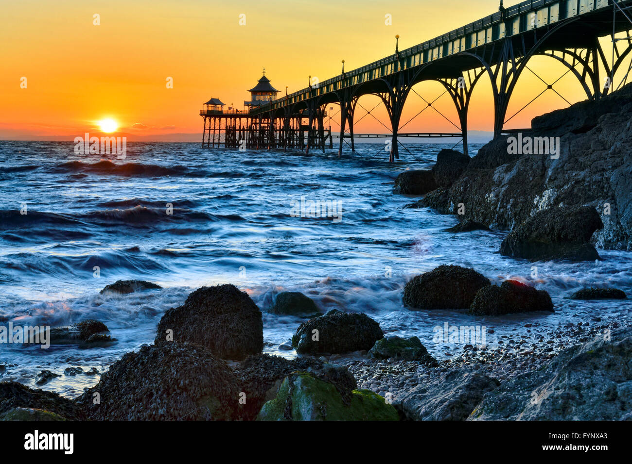 Clevedon pier somerset uk hi-res stock photography and images - Alamy