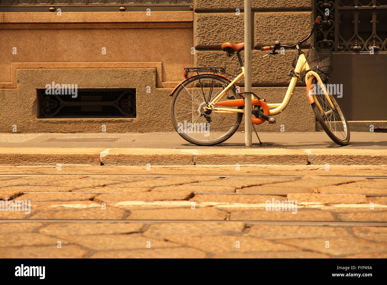 Sidewalk scene milan italy hi-res stock photography and images - Alamy