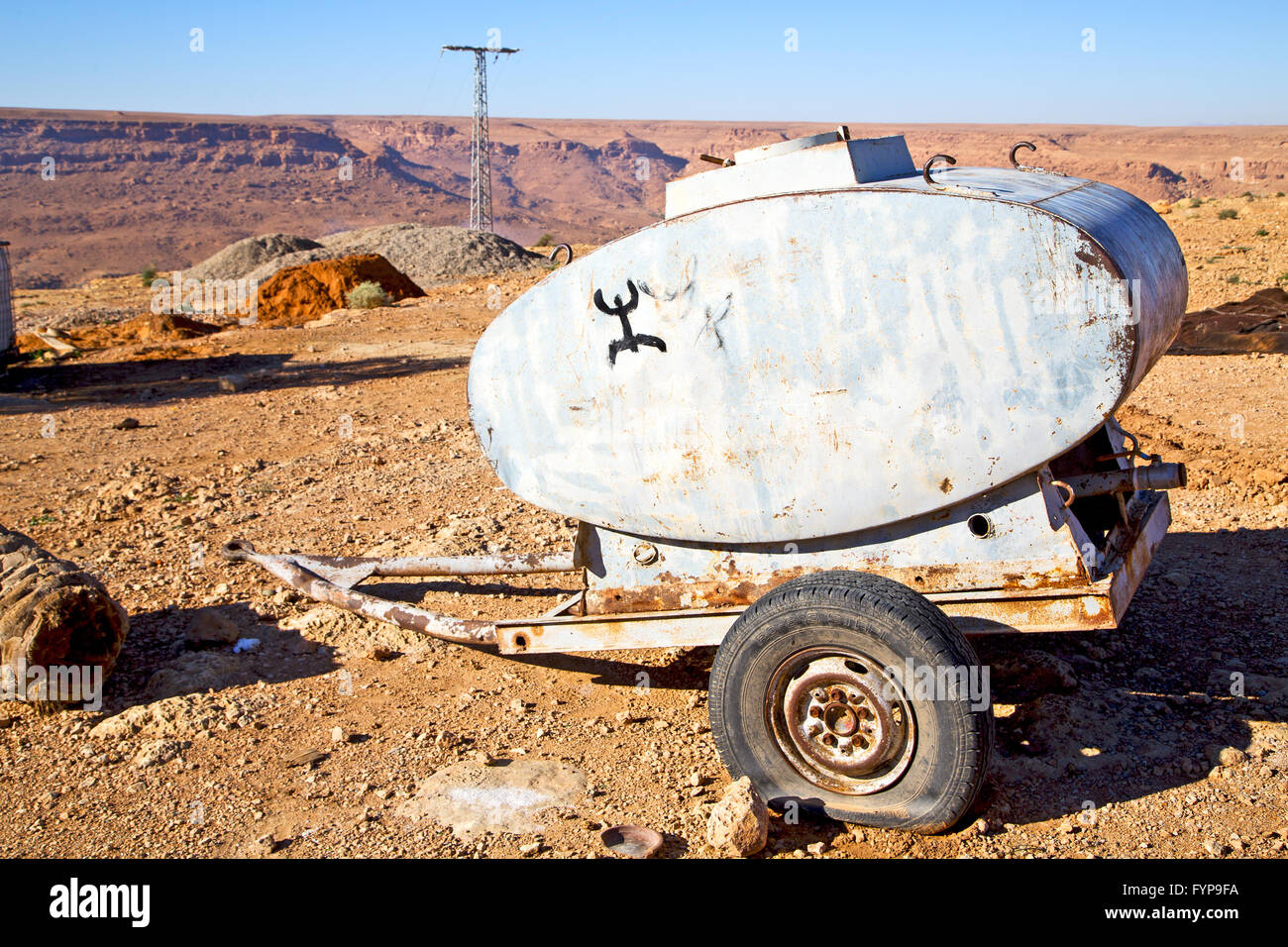 Water tank in morocco hi-res stock photography and images - Alamy