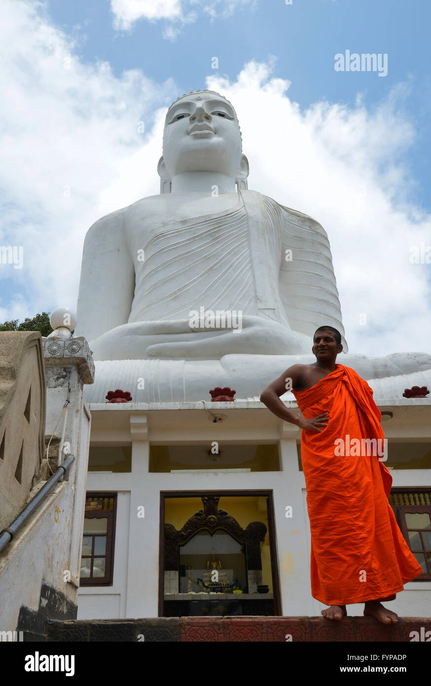 Kandy statue hi-res stock photography and images - Alamy