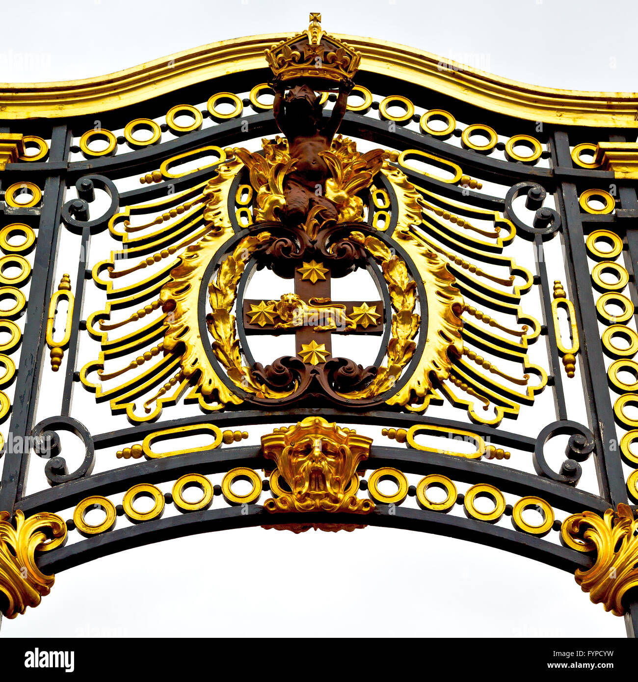 in london england the old metal gate royal palace Stock Photo - Alamy