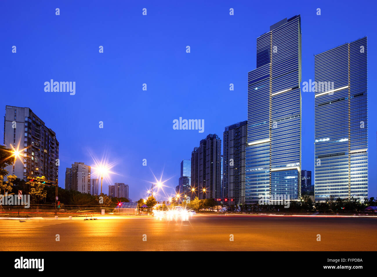 Road to skyscrapers hi-res stock photography and images - Alamy