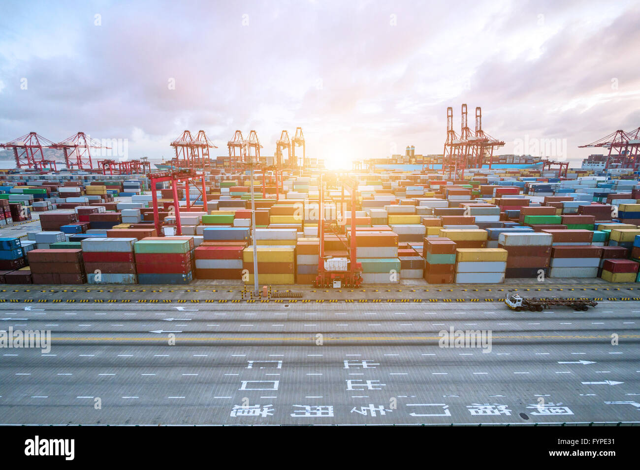 Commercial ports hi-res stock photography and images - Alamy